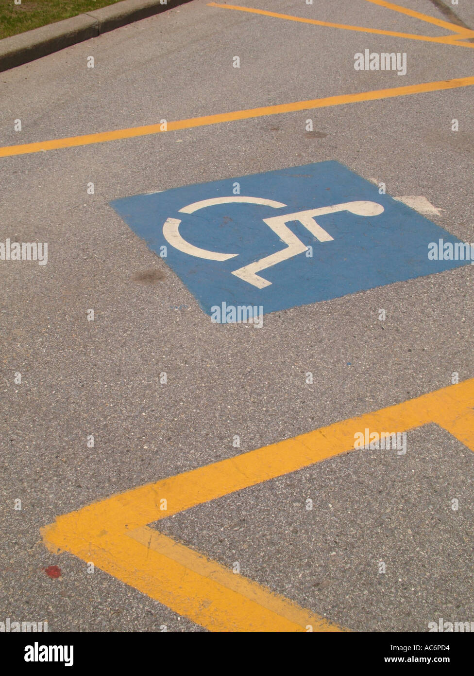 Parking lot traffic signs hi-res stock photography and images - Alamy