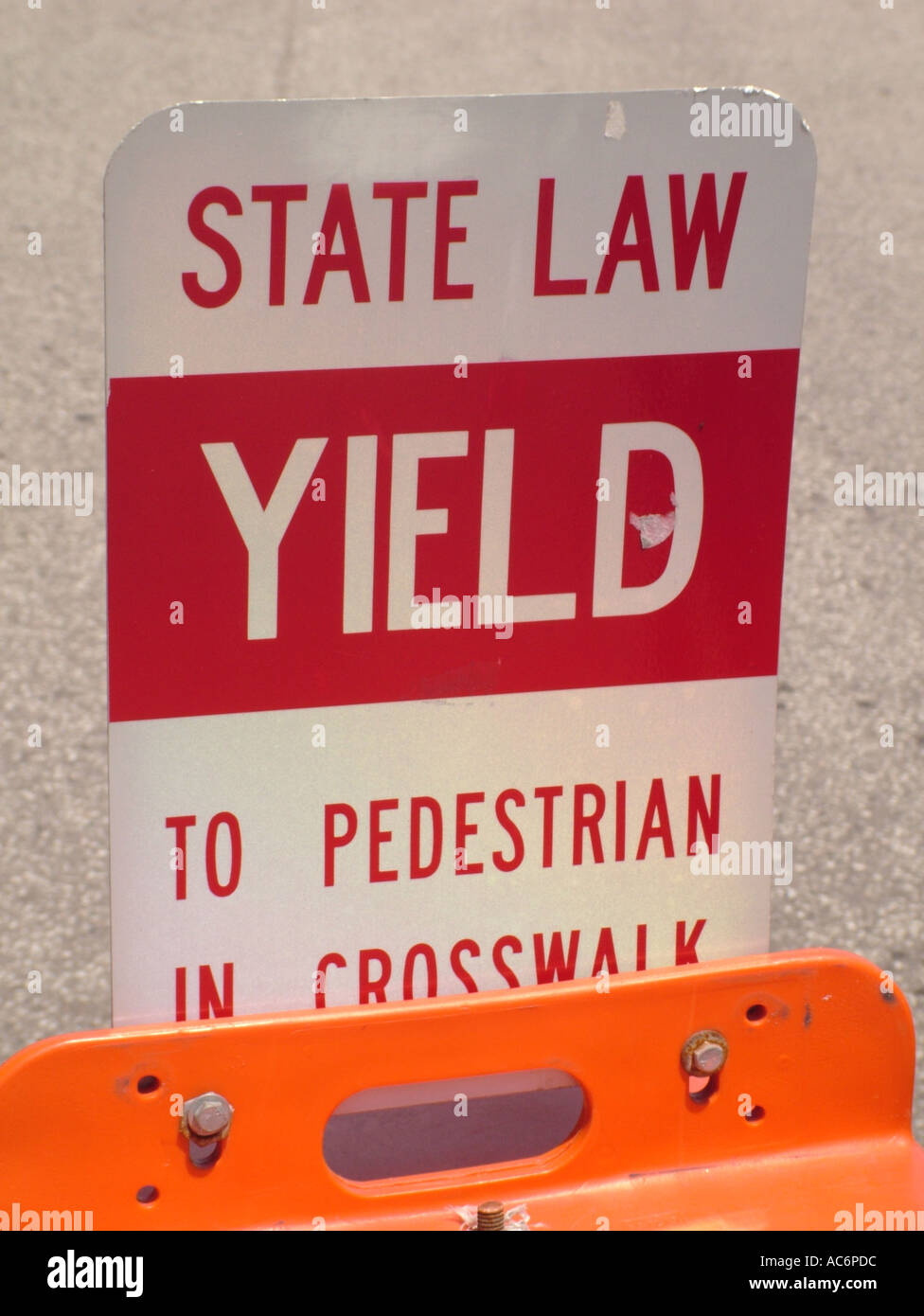 Yield Right Of Way Stock Photos & Yield Right Of Way Stock Images - Alamy