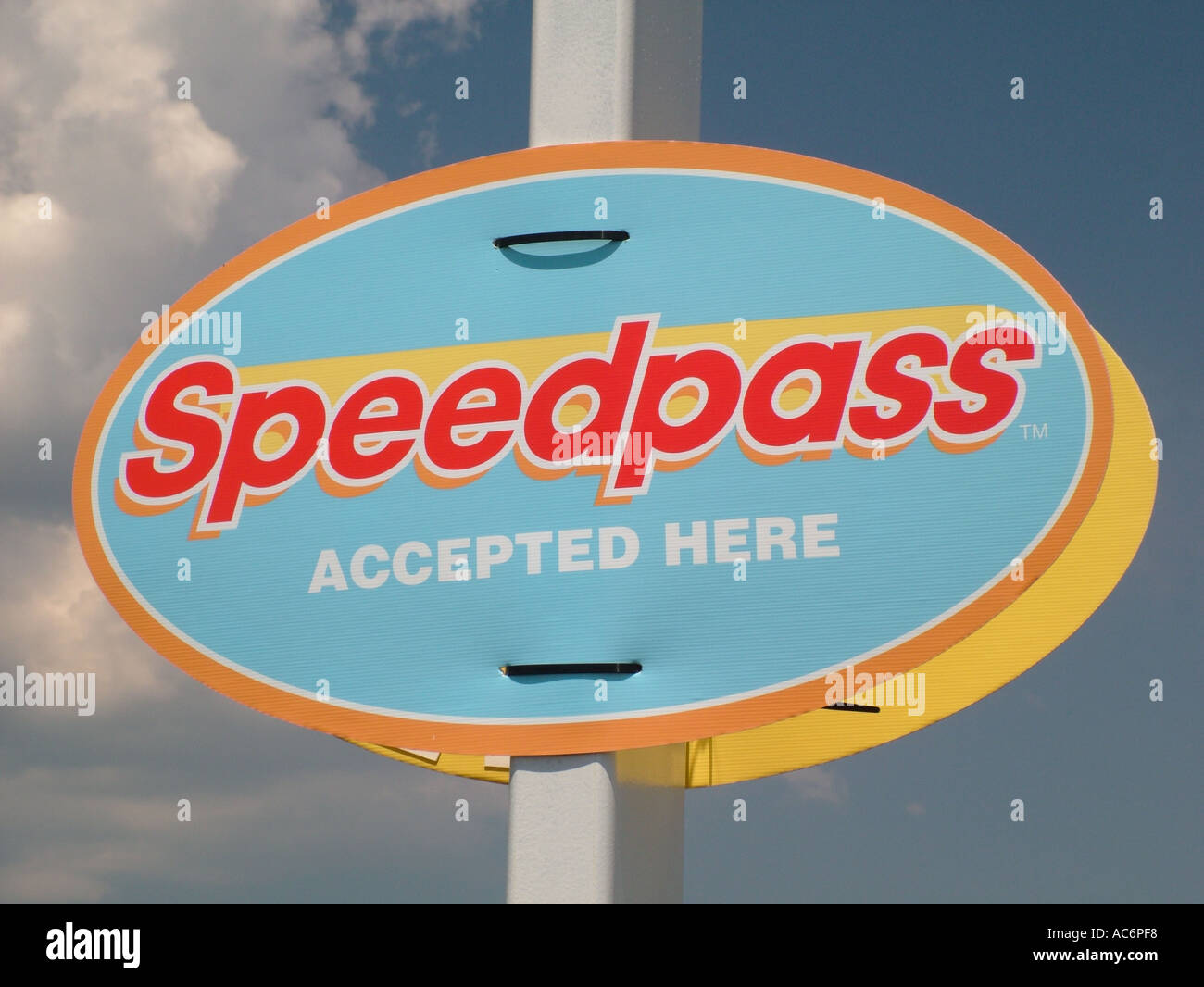 Mobil gas station hi-res stock photography and images - Alamy