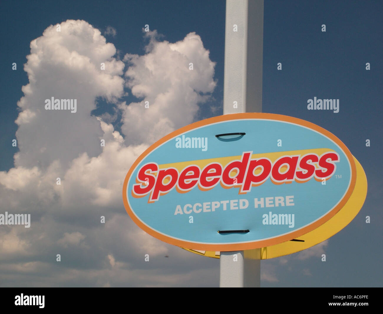 AJD42930, Mobil Gas Station, sign, Speedpass Stock Photo - Alamy