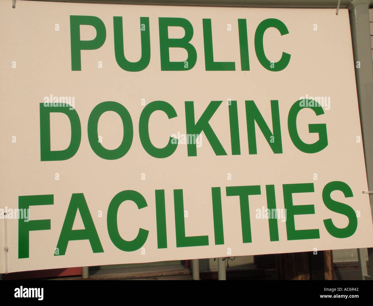 AJD42976, sign, Public Docking Facilities Stock Photo - Alamy