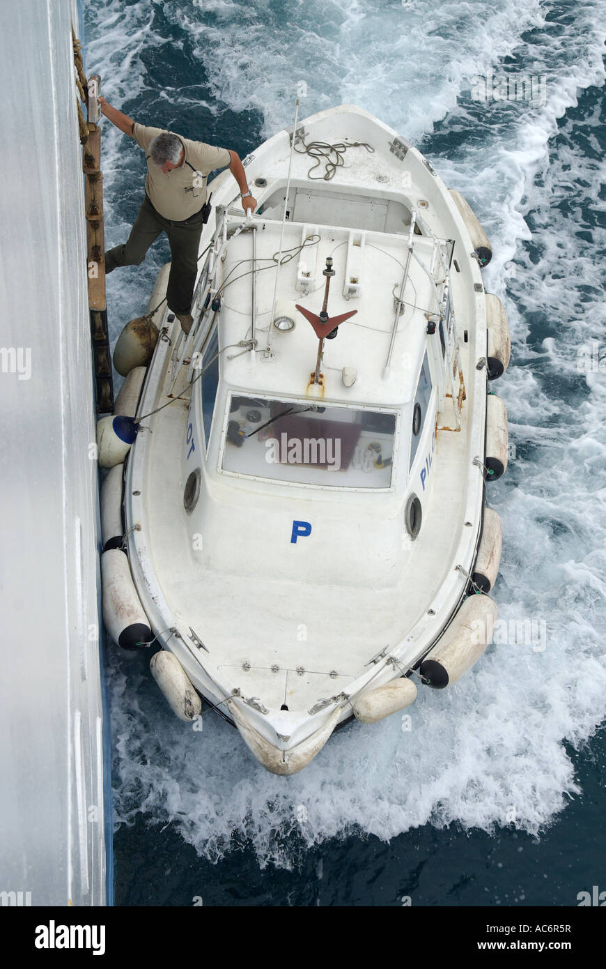 Maneuvering skills hi-res stock photography and images - Alamy