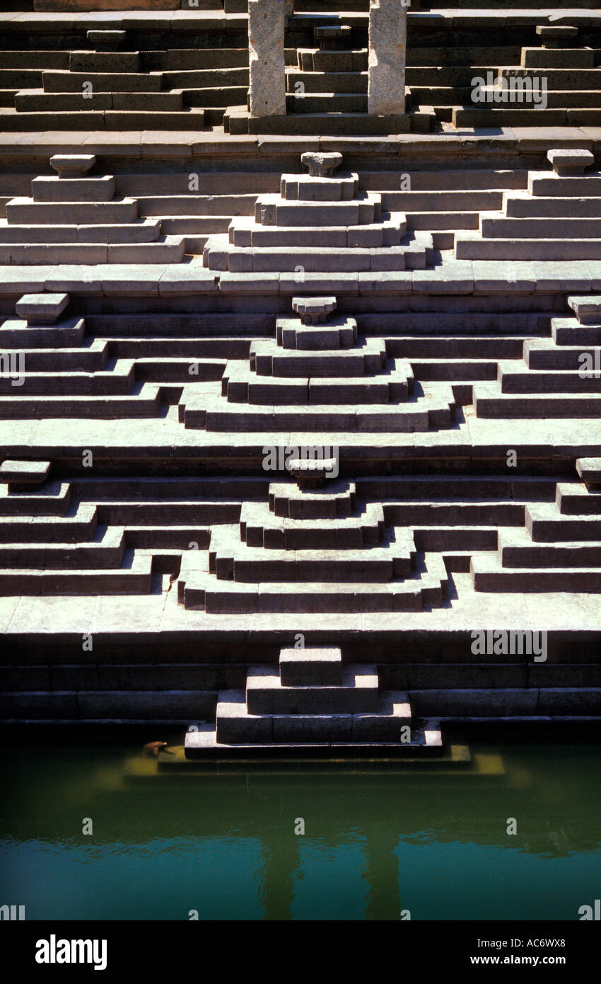 PUSHKARANI THE STEPPED TANK IN HAMPI KARNATAKA Stock Photo - Alamy