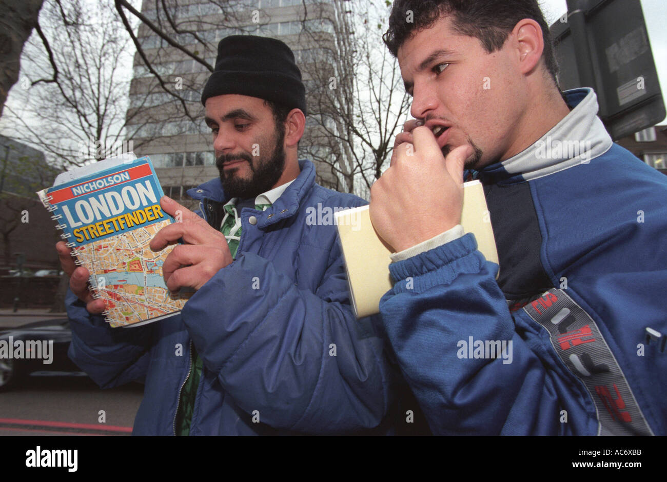 Arabs in London outside the Mosque in Regents park Stock Photo - Alamy
