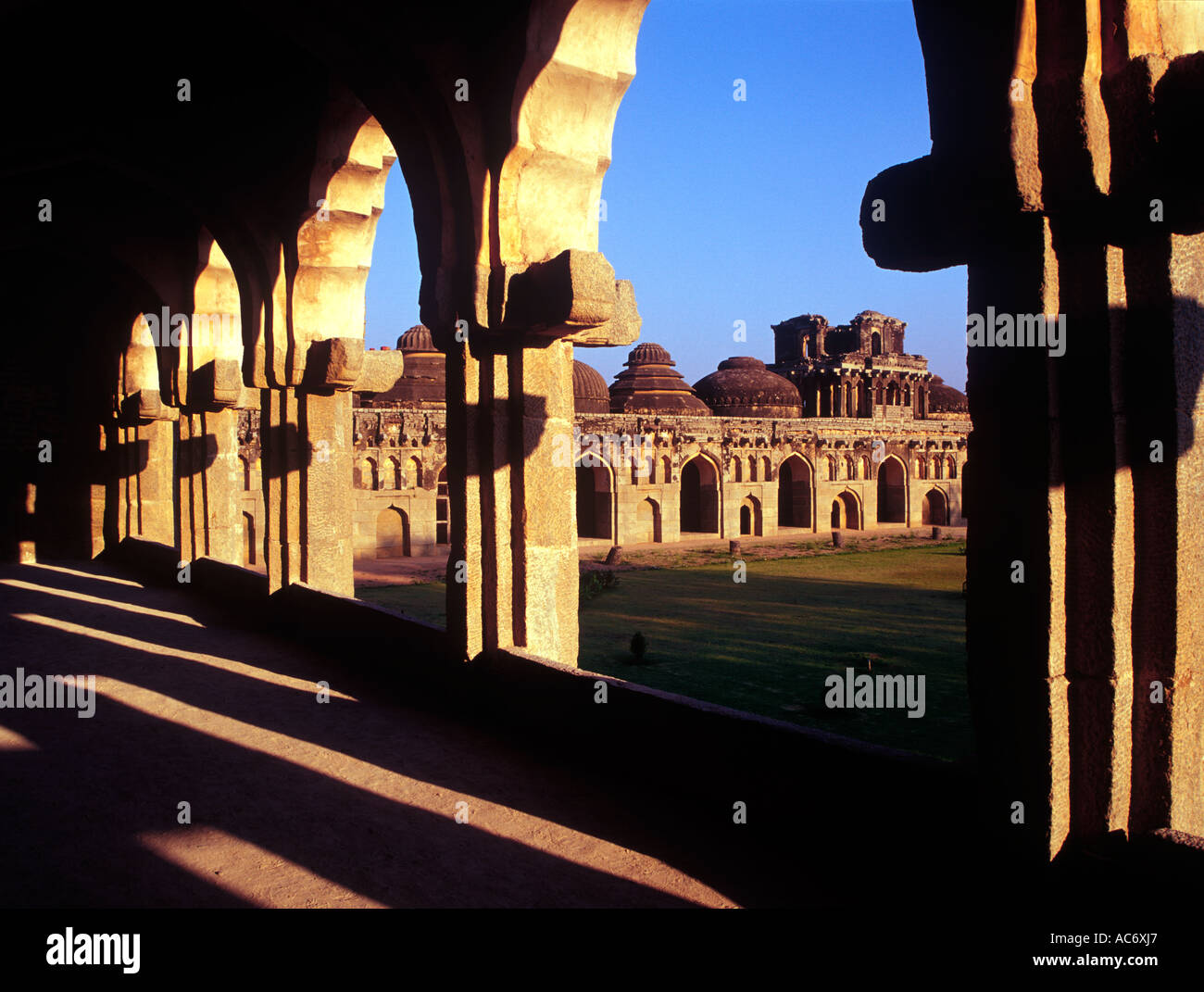 THE ELEPHANT STABLES IN HAMPI KARNATAKA Stock Photo - Alamy