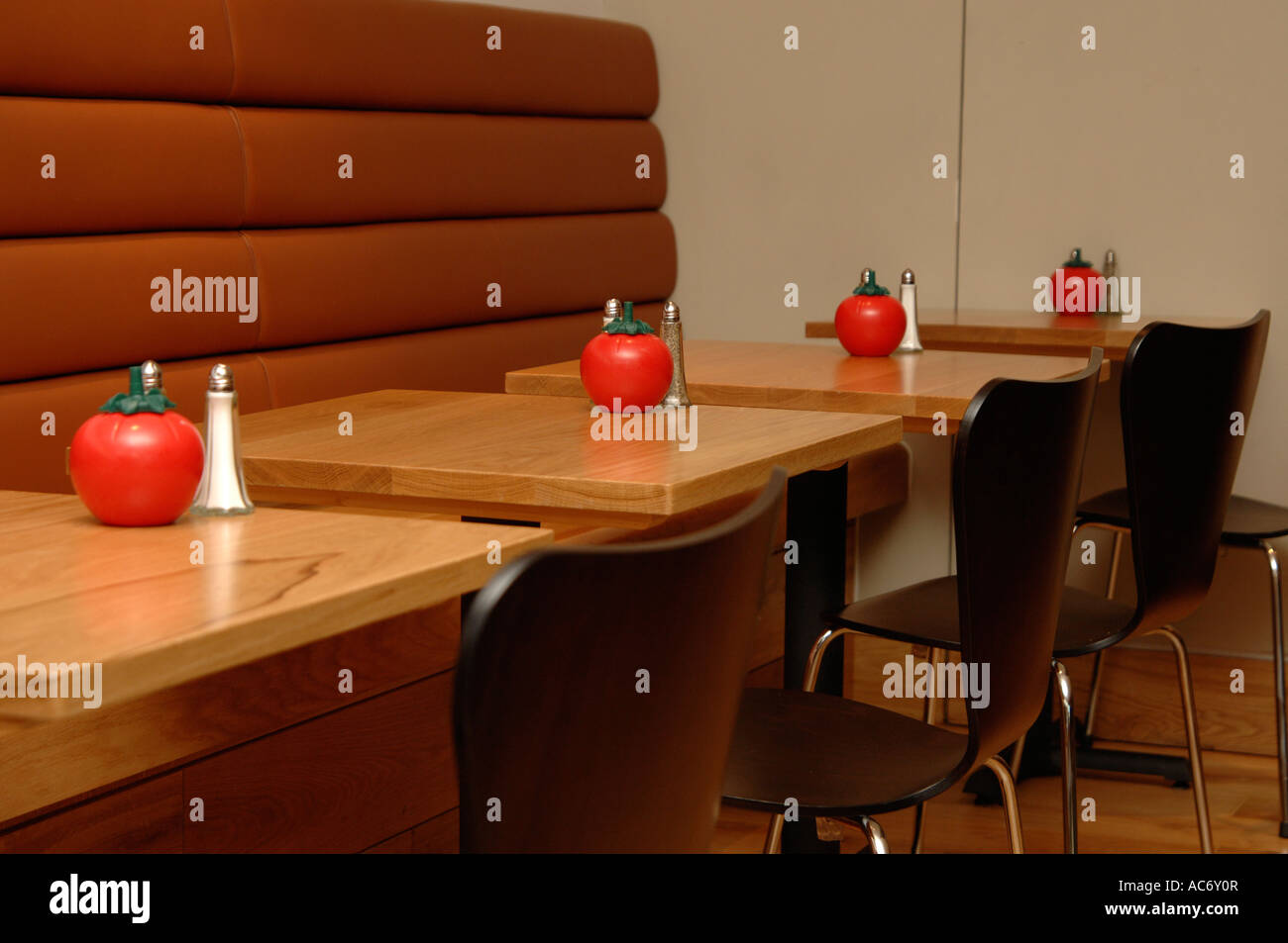 tables at fast food restaurant Stock Photo - Alamy