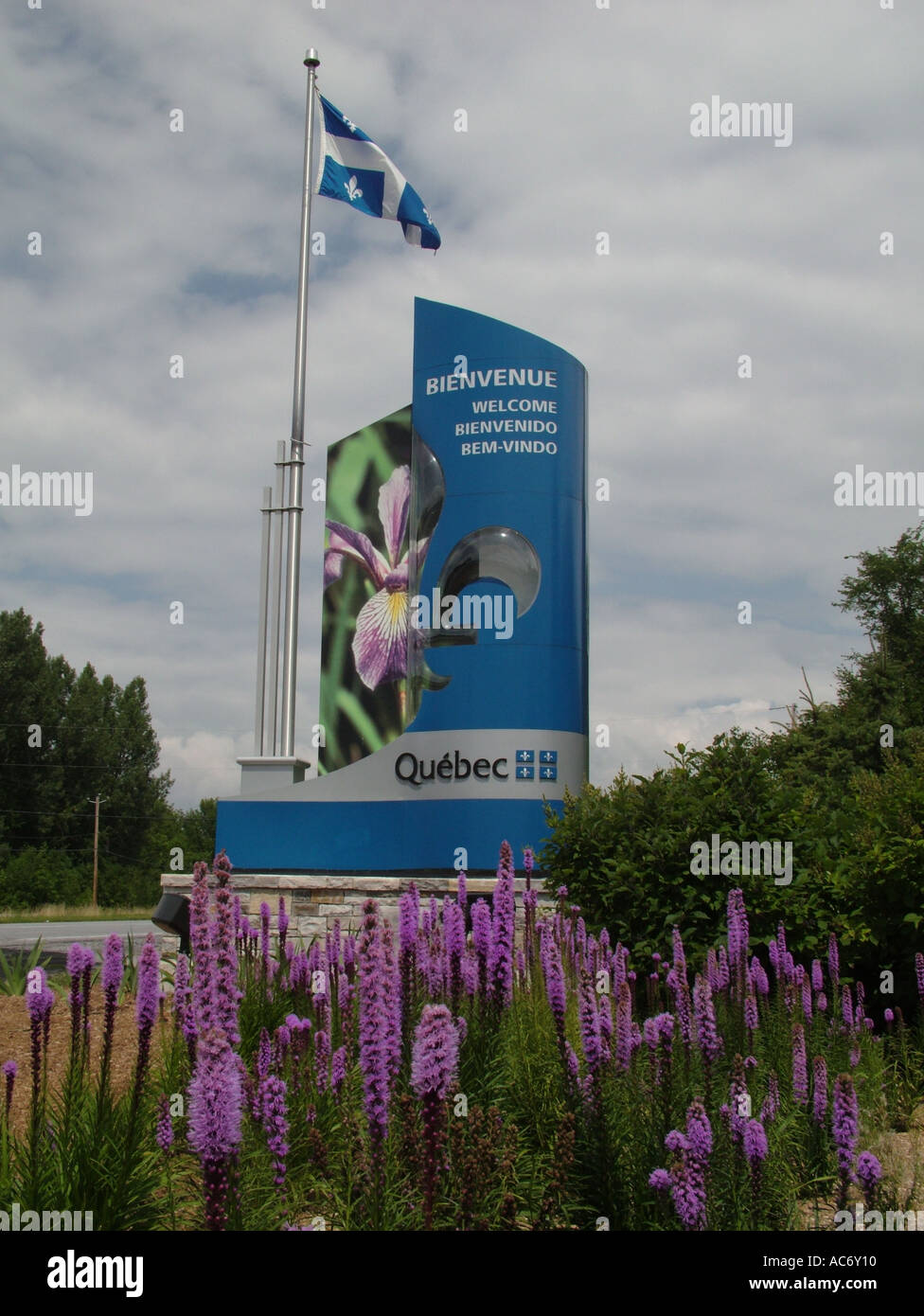Welcome to quebec sign hi-res stock photography and images - Alamy