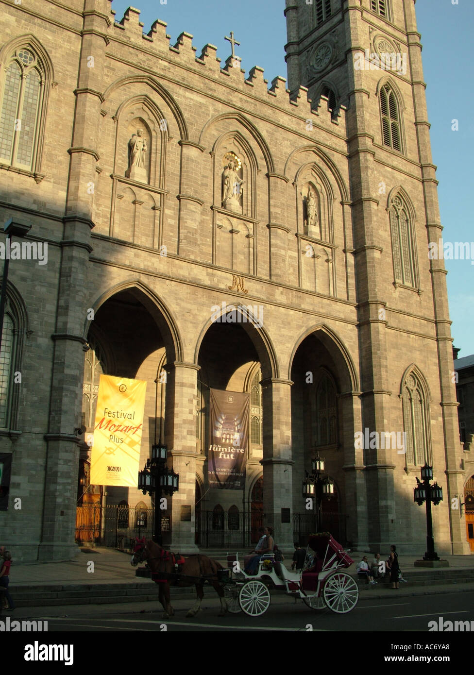 Montreal historic churches hi-res stock photography and images - Alamy