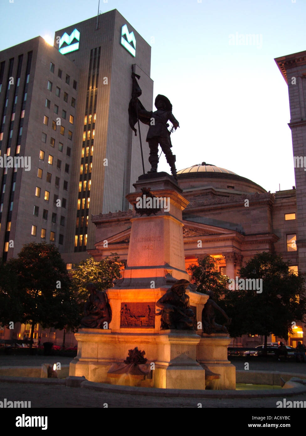 Statue maisonneuve founder montreal quebec hi-res stock photography and ...