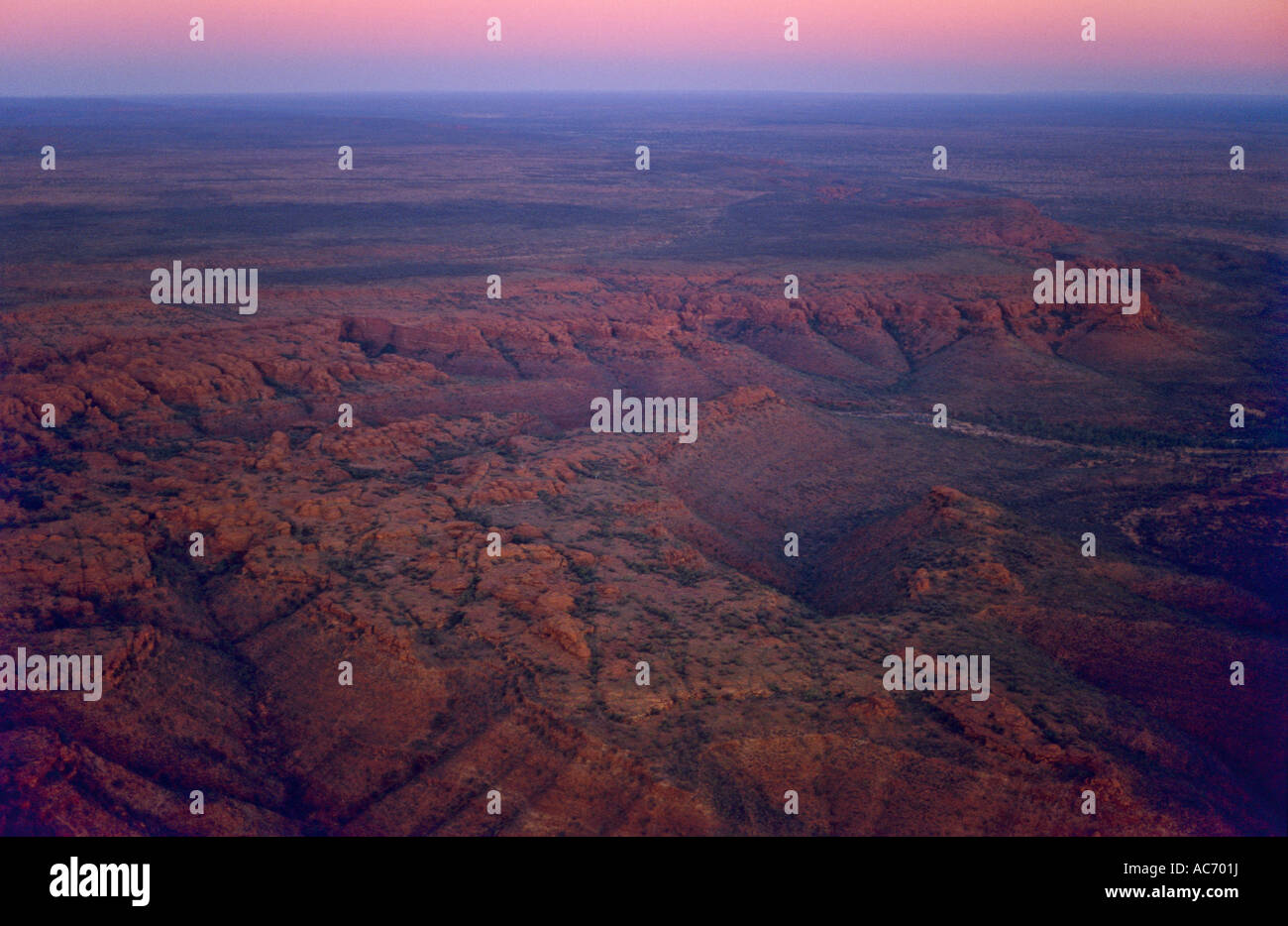 Sandstone escarpment, Watarrka (Kings Canyon) National Park, Northern ...