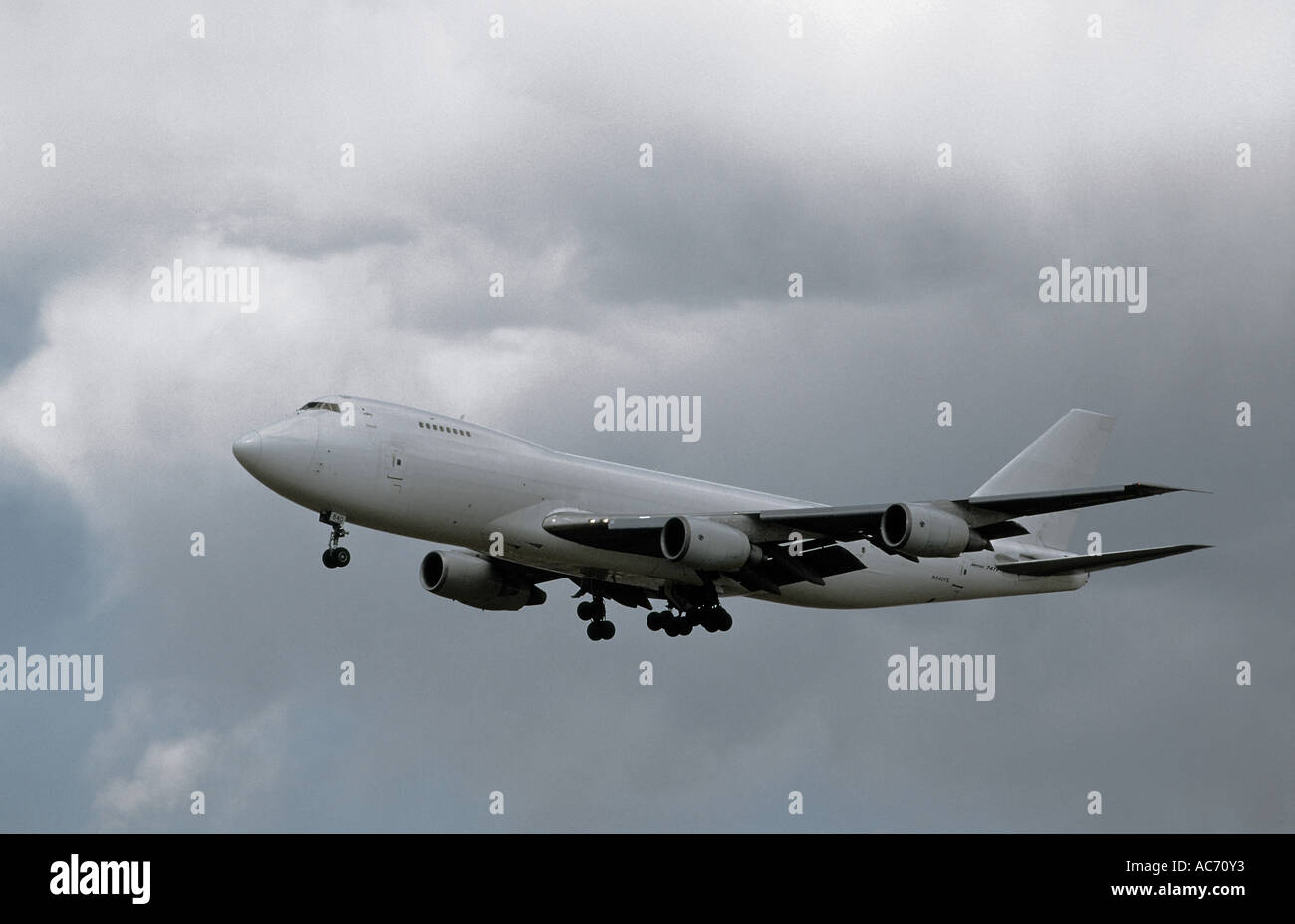 Plain white livery hi-res stock photography and images - Alamy