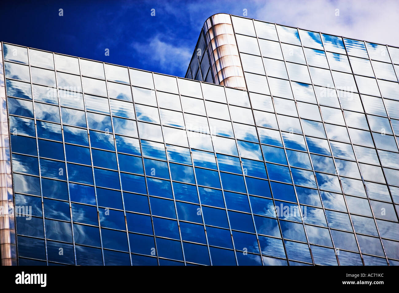 ARCHITECTURE, GLASS BUILDING Stock Photo - Alamy