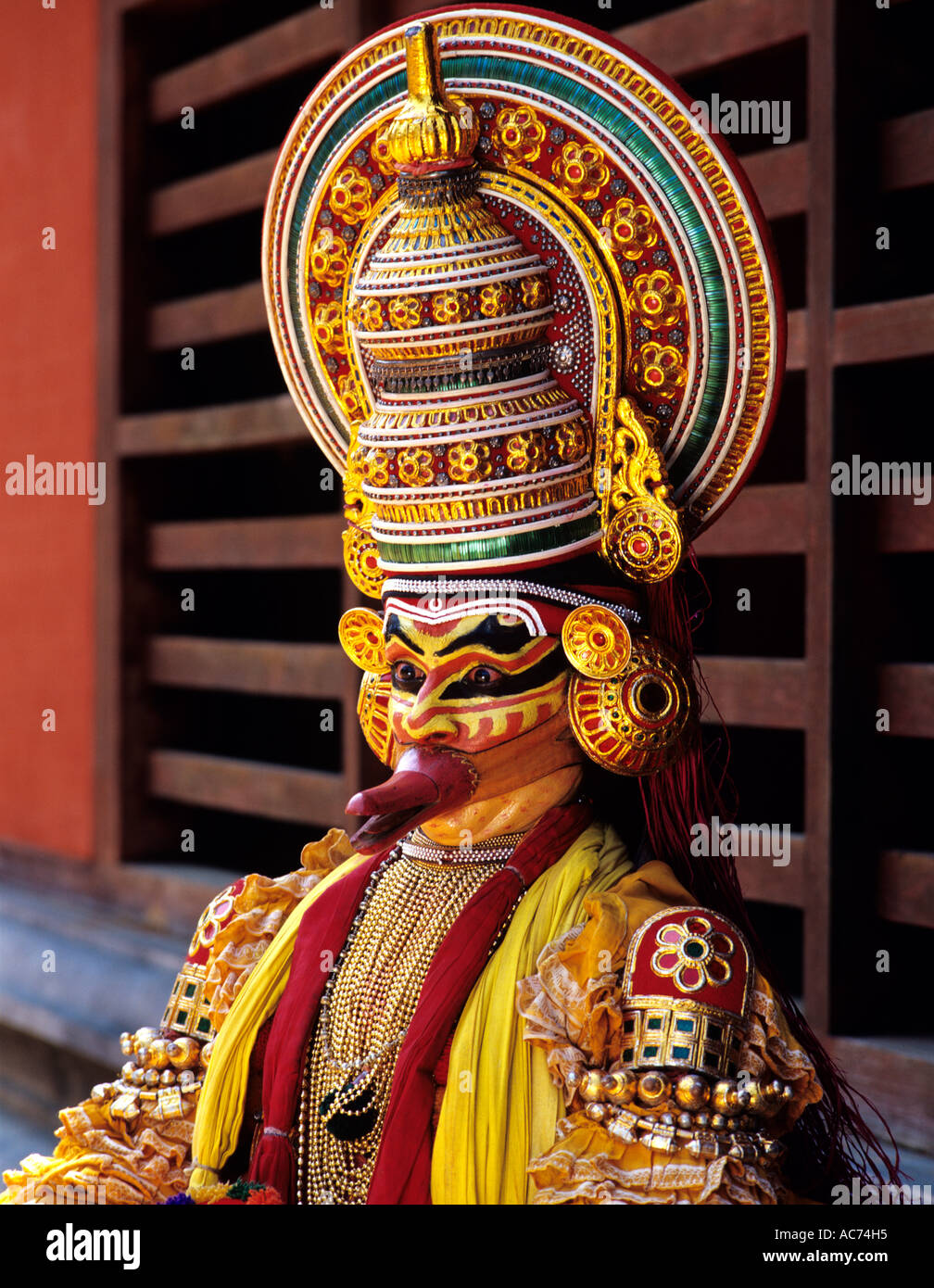 Garuda costume hi-res stock photography and images - Alamy