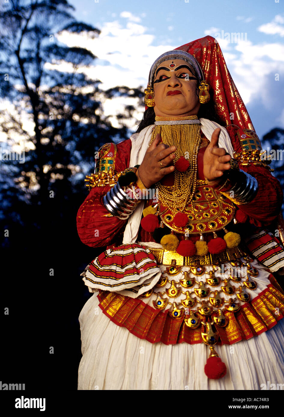 Female kathakali dancer hi-res stock photography and images - Alamy