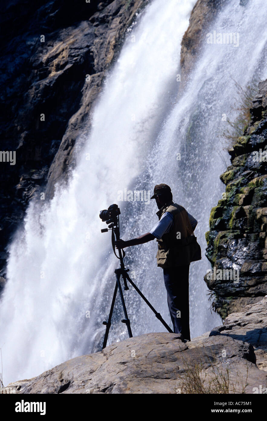 Shiva samudram falls hi-res stock photography and images - Alamy