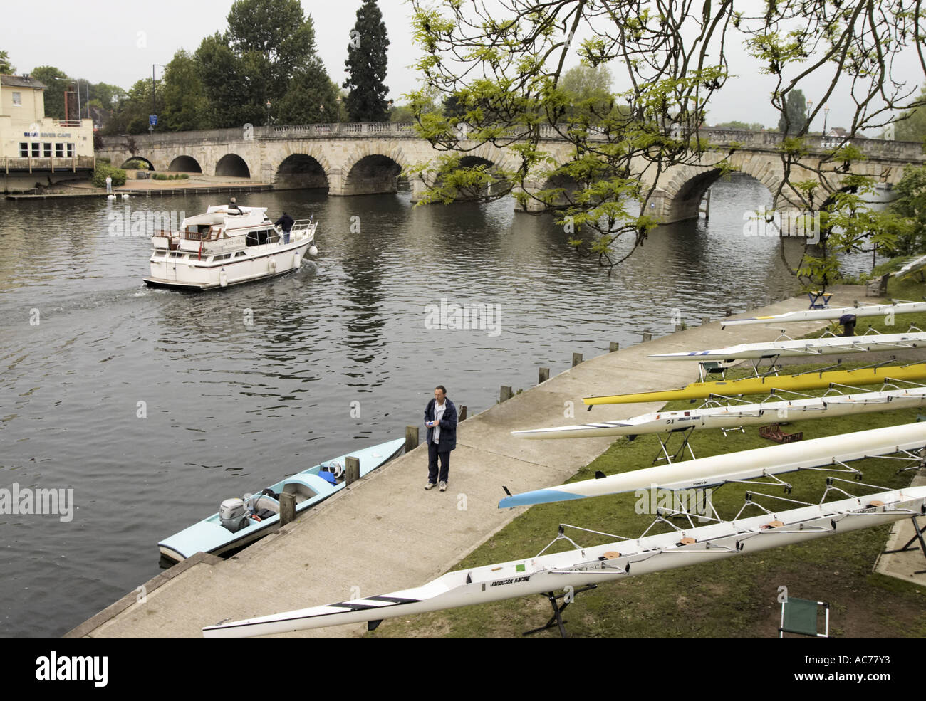 the River Thames at Maidenhead Bridge Berks UK Stock Photo - Alamy