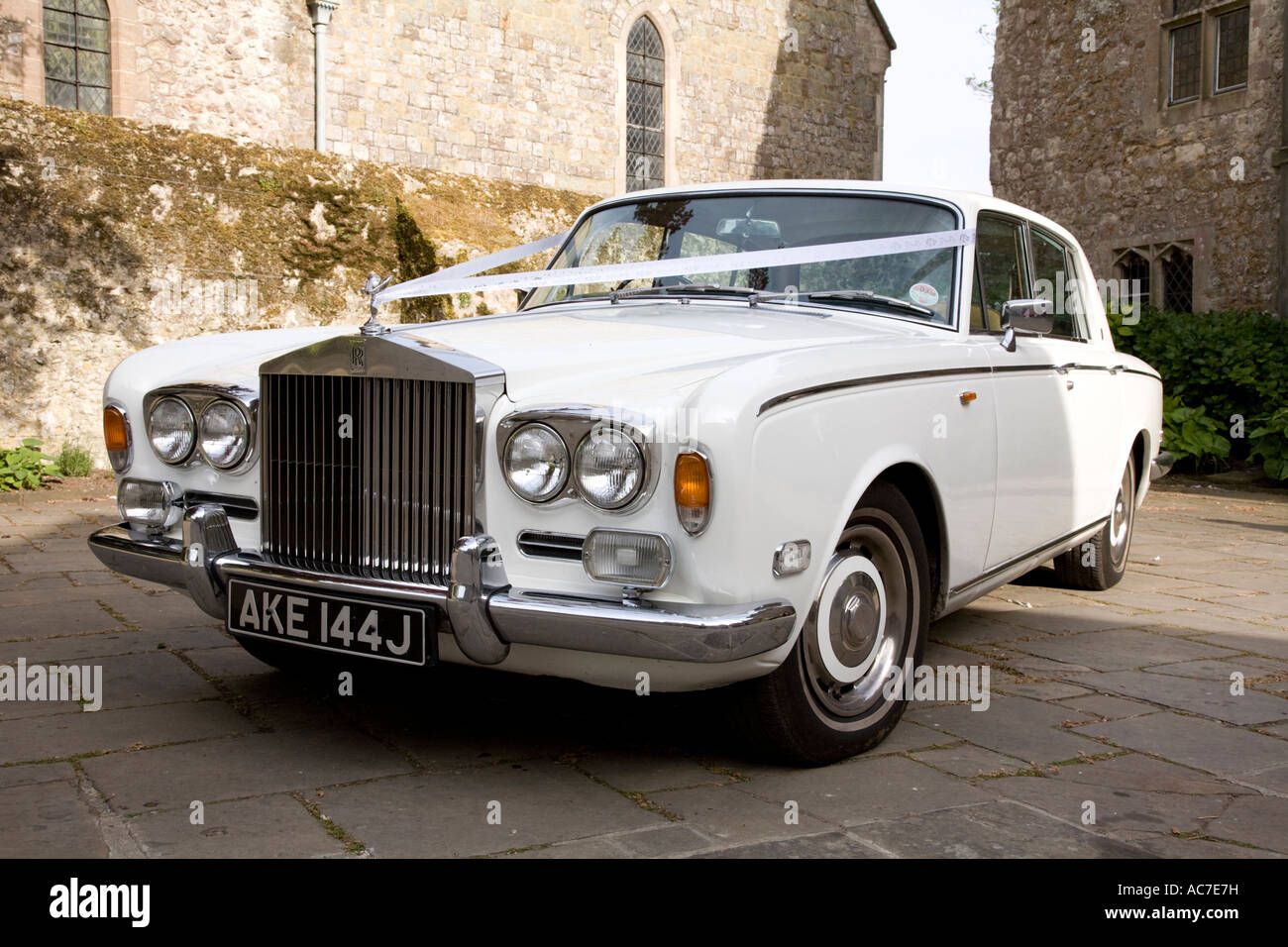 Rolls Royce wedding car Stock Photo - Alamy