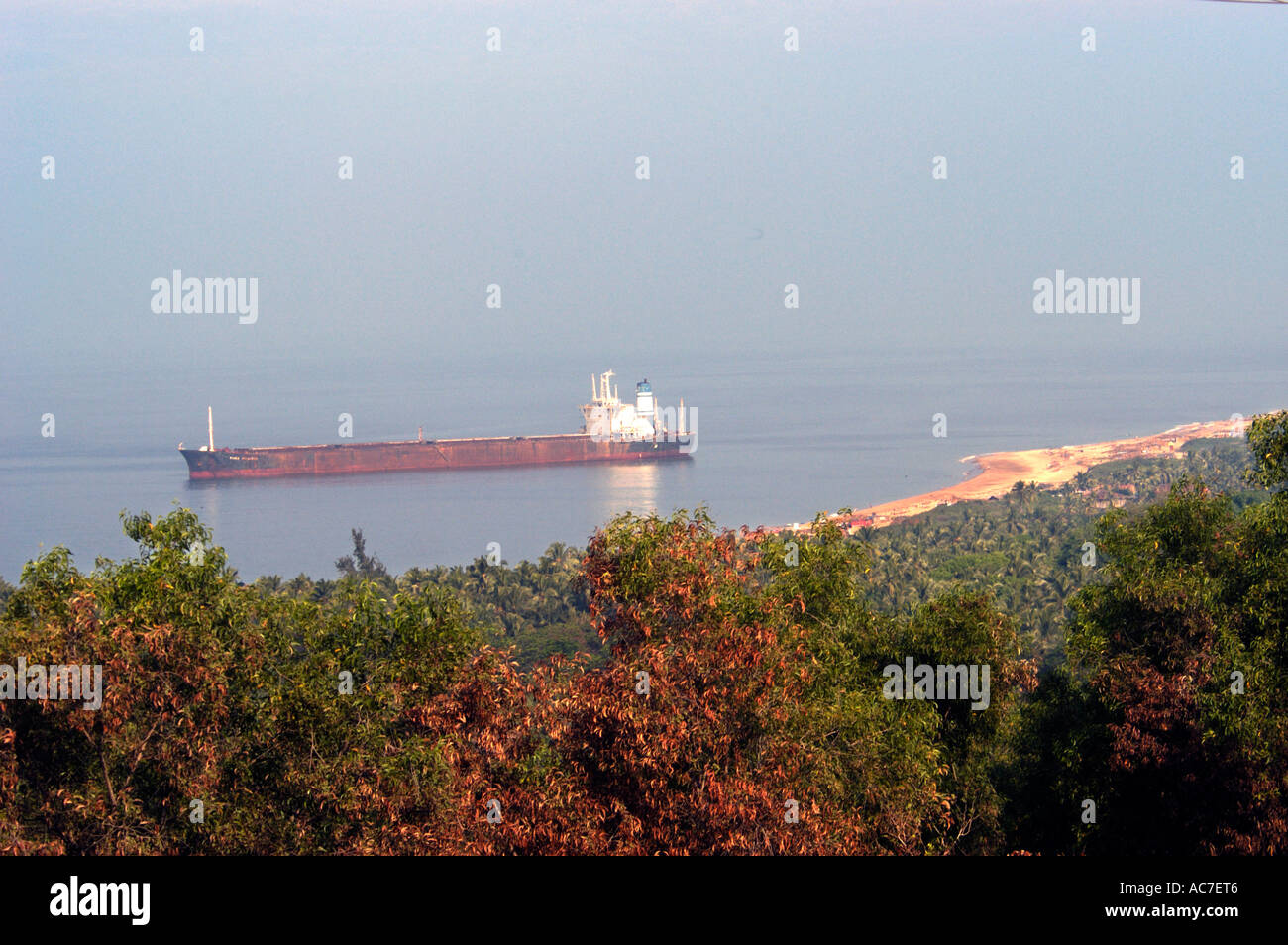 GROUNDED SHIP OFF AGUADA BEACH GOA Stock Photo - Alamy