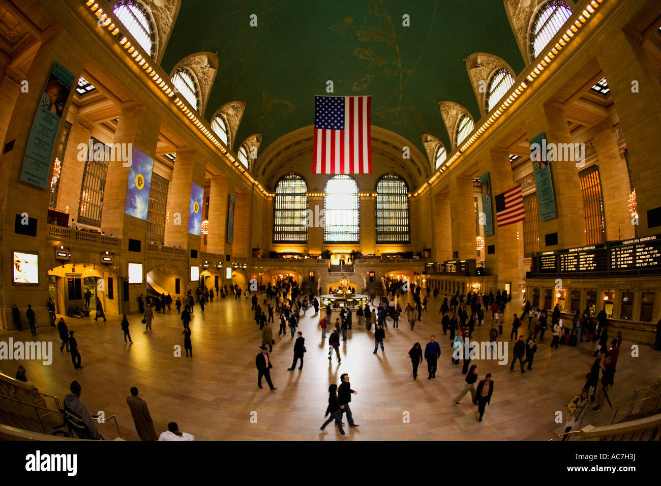Grand Central Station interior daylight day Terminus Terminal Manhattan ...