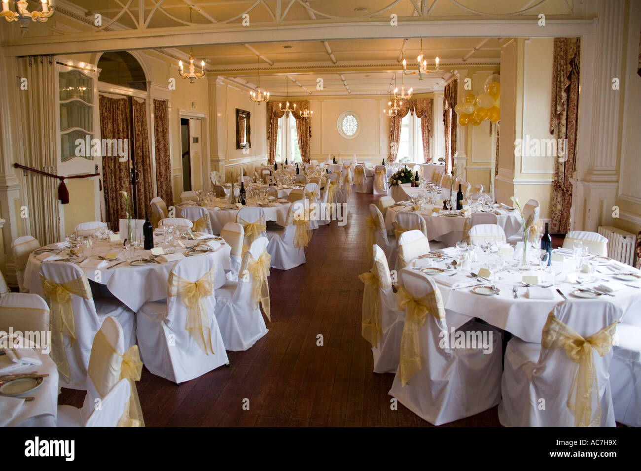 Wedding breakfast tables hi-res stock photography and images - Alamy