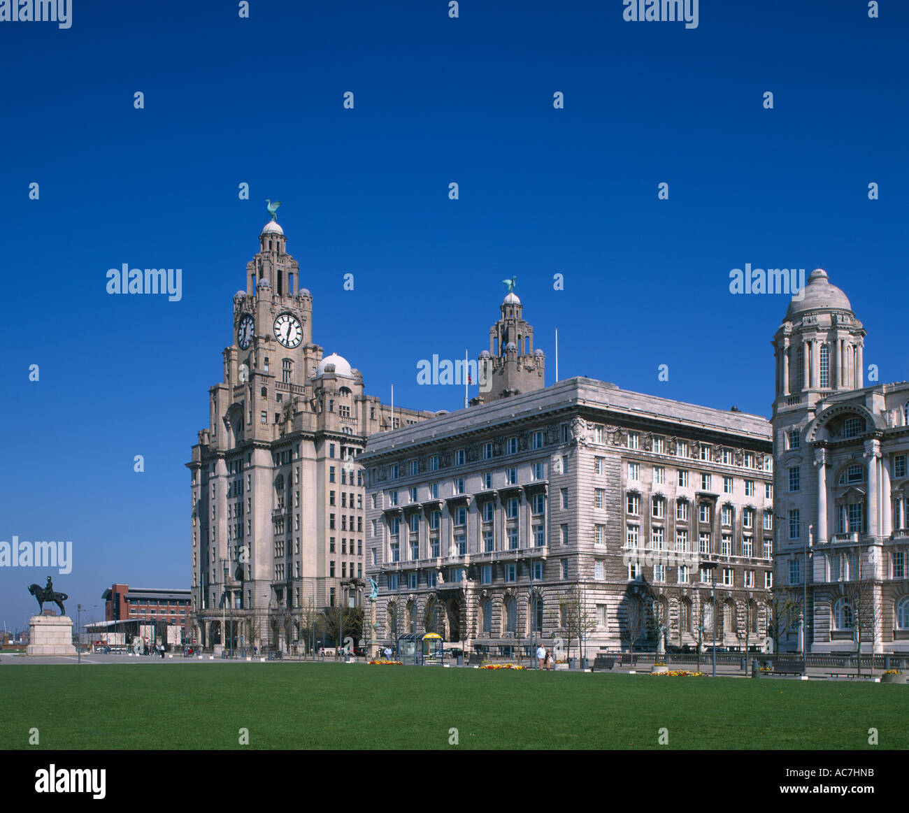 Liver cunard port authority buildings hi-res stock photography and ...