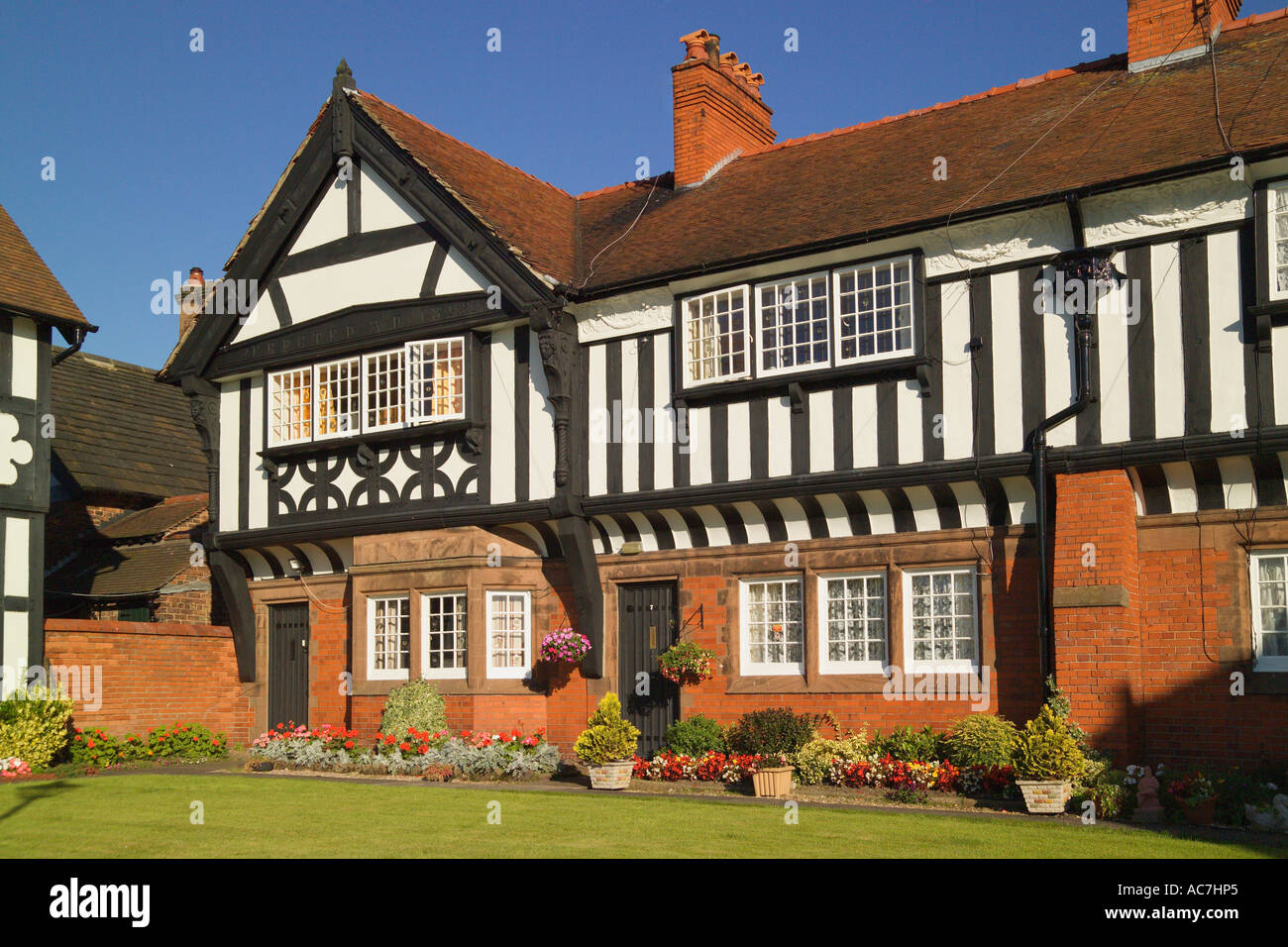 Thornton hough village hi-res stock photography and images - Alamy