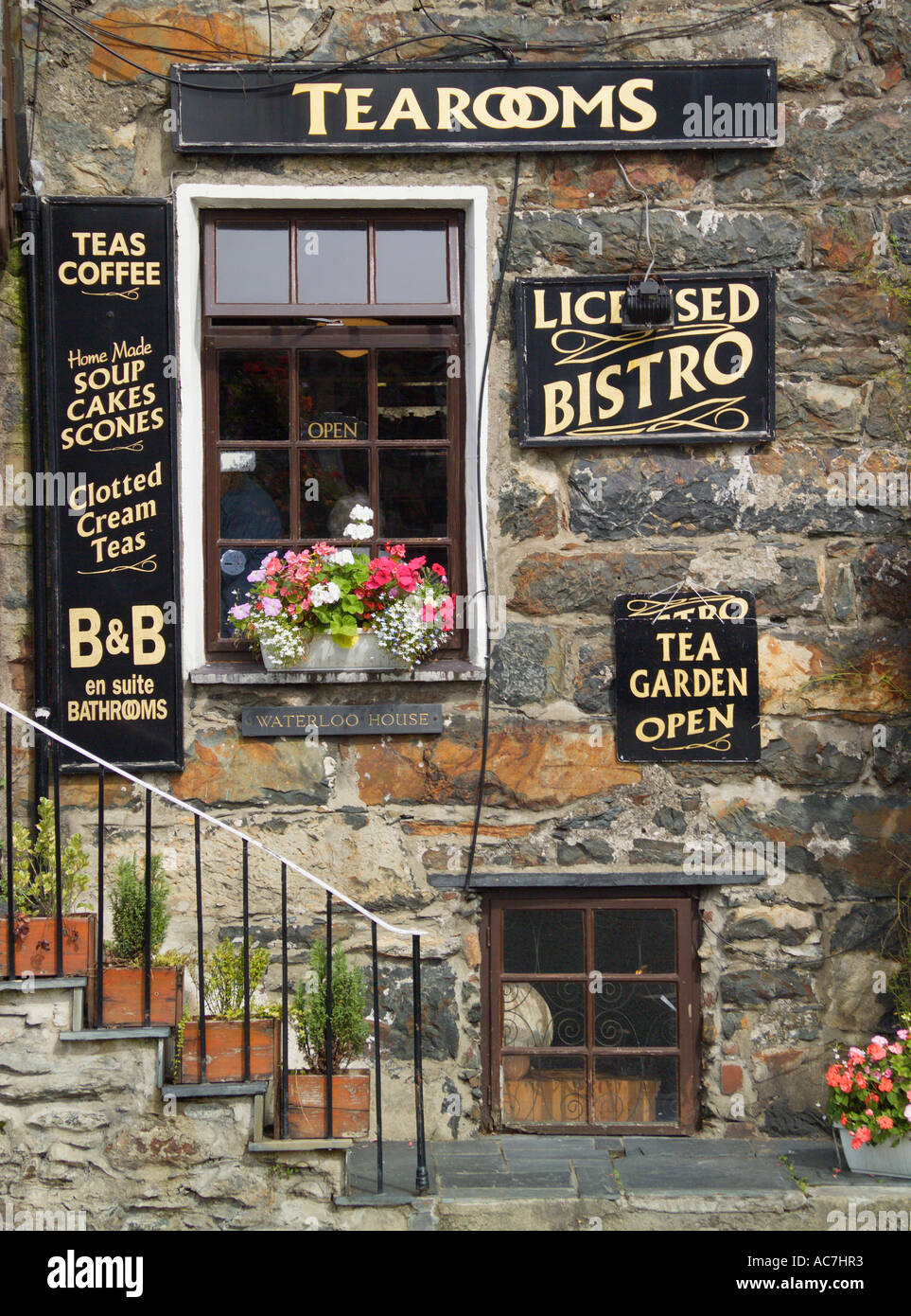 The tea rooms hi-res stock photography and images - Alamy