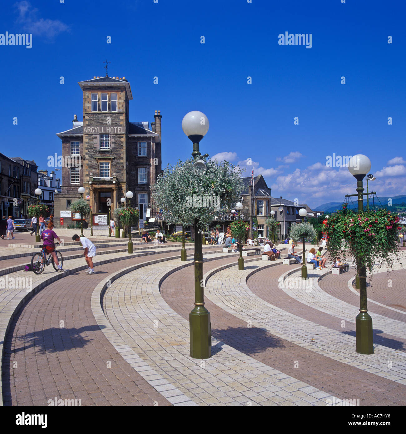 Dunoon town centre hi-res stock photography and images - Alamy