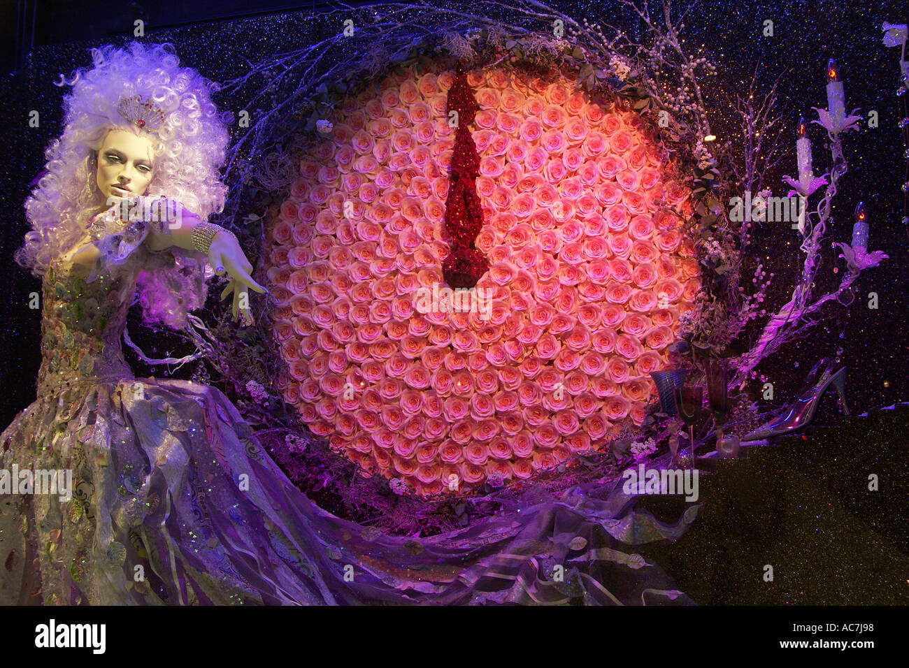 amazing cinderella scene in Harrods department store christmas window ...