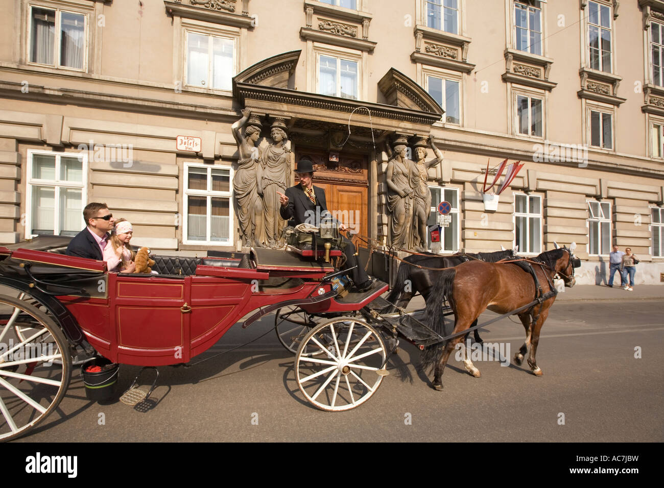 Wien kutsche hi-res stock photography and images - Alamy