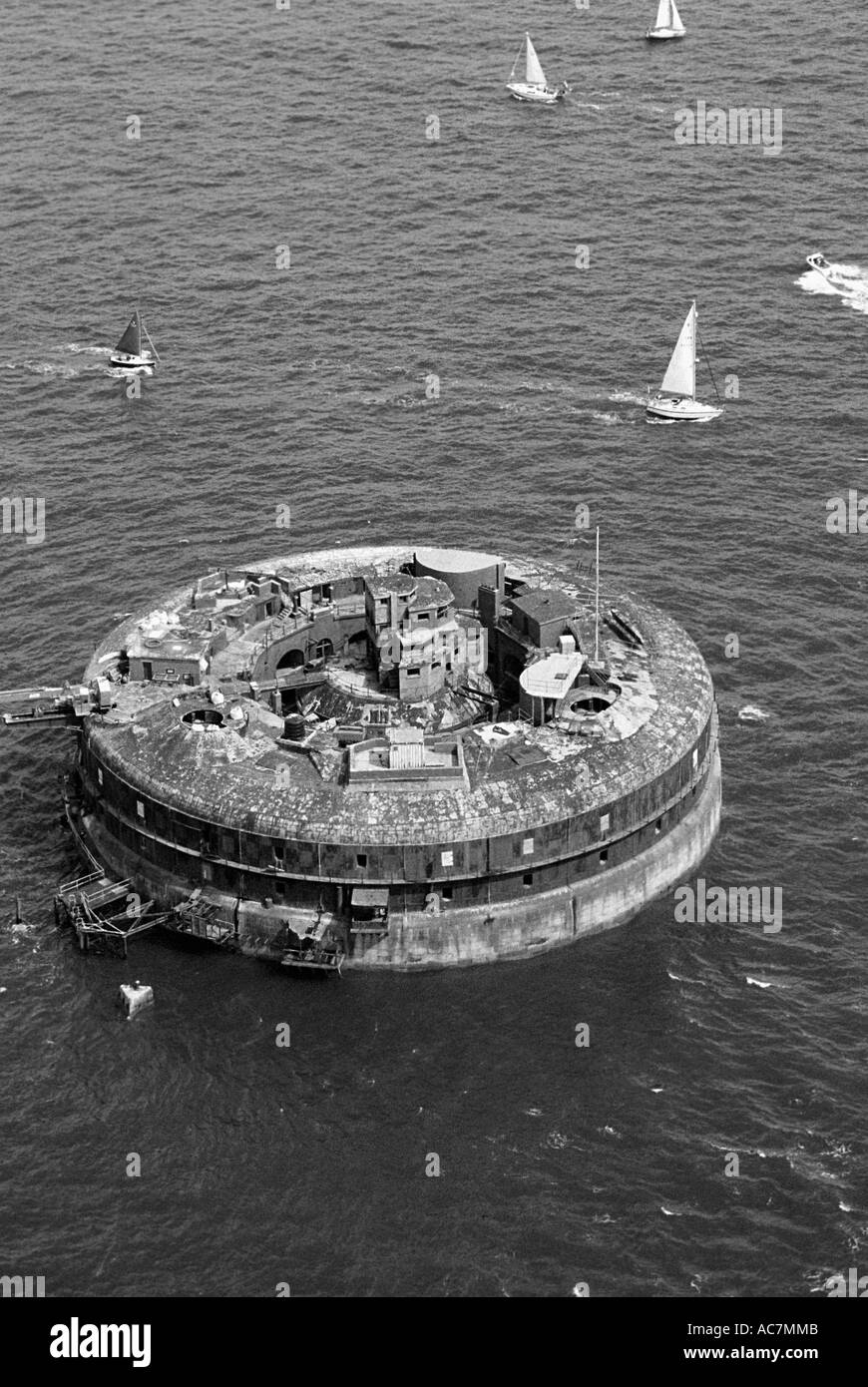 Solent fort Black and White Stock Photos & Images - Alamy