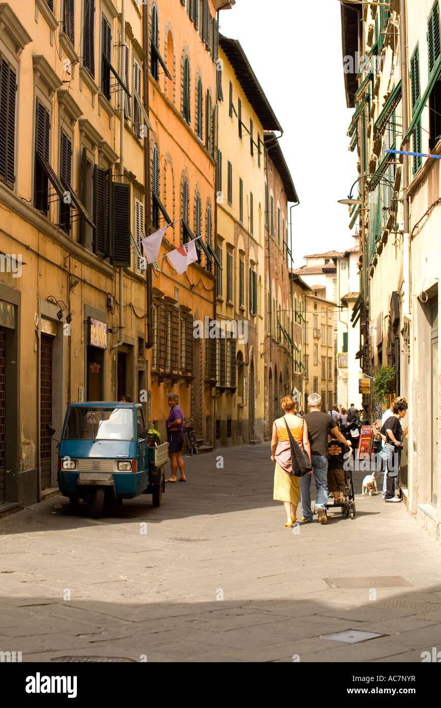 Italian walled city hi-res stock photography and images - Alamy