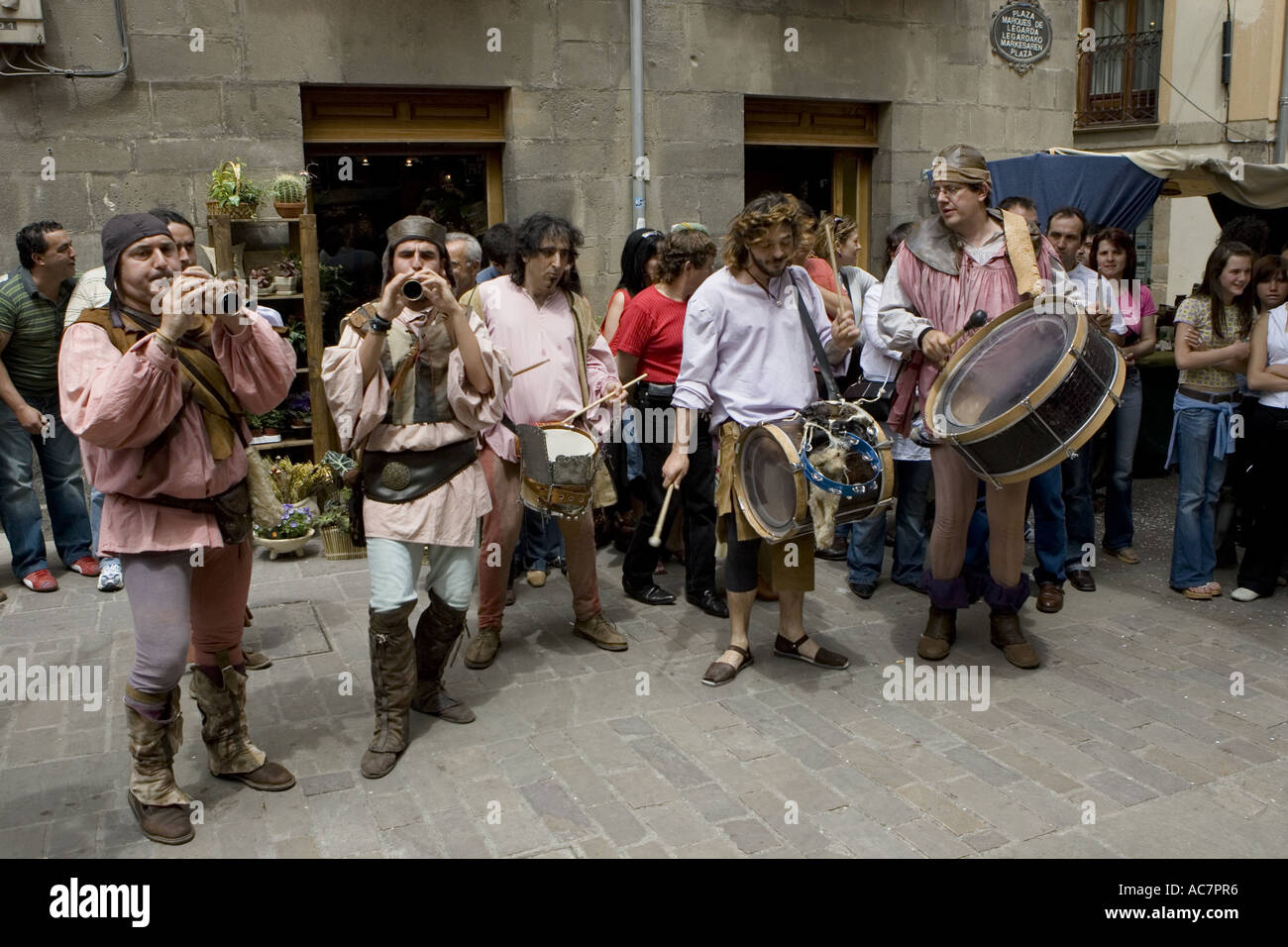 Group of musicians at medieval market (mercado medieval), Balmaseda ...