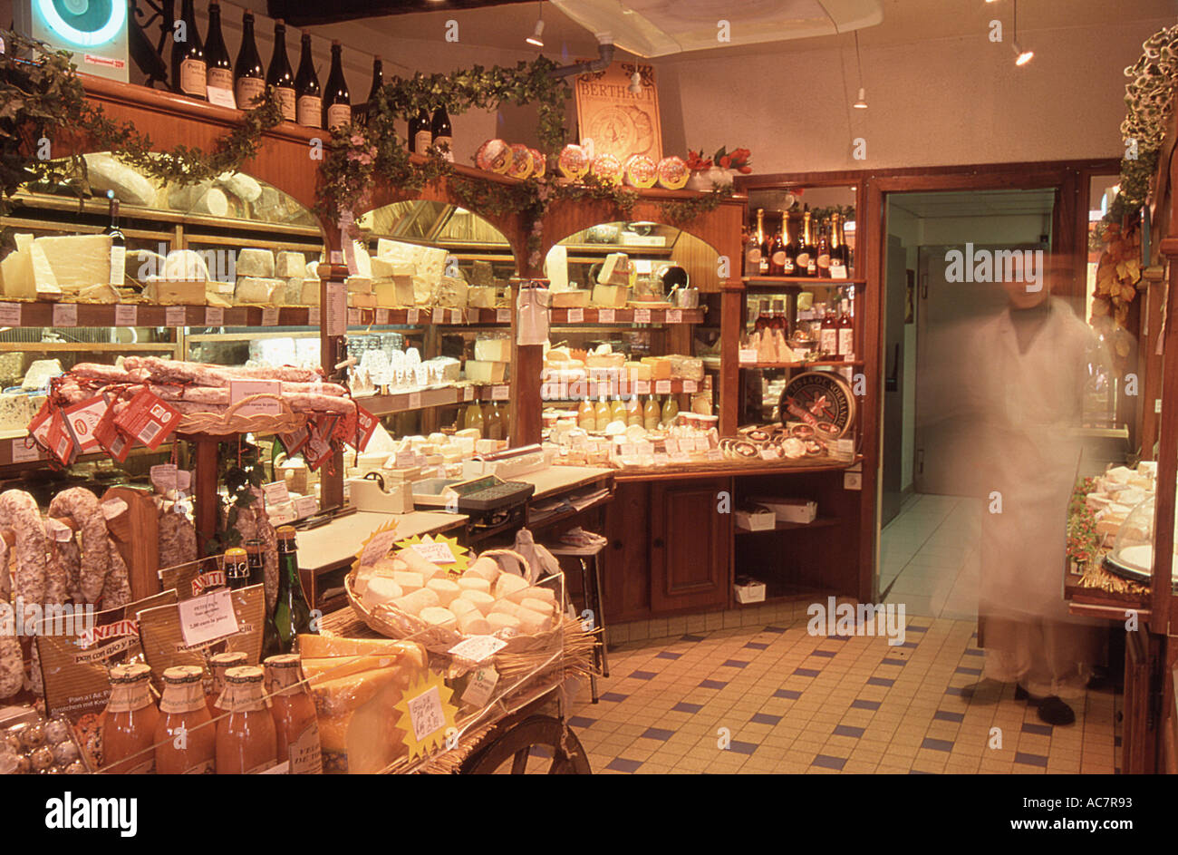 Parisian cheese shop hi-res stock photography and images - Alamy