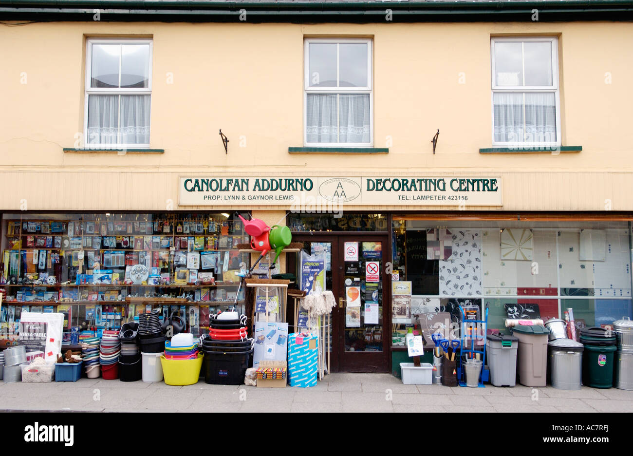 Hardware store stores hi-res stock photography and images - Alamy