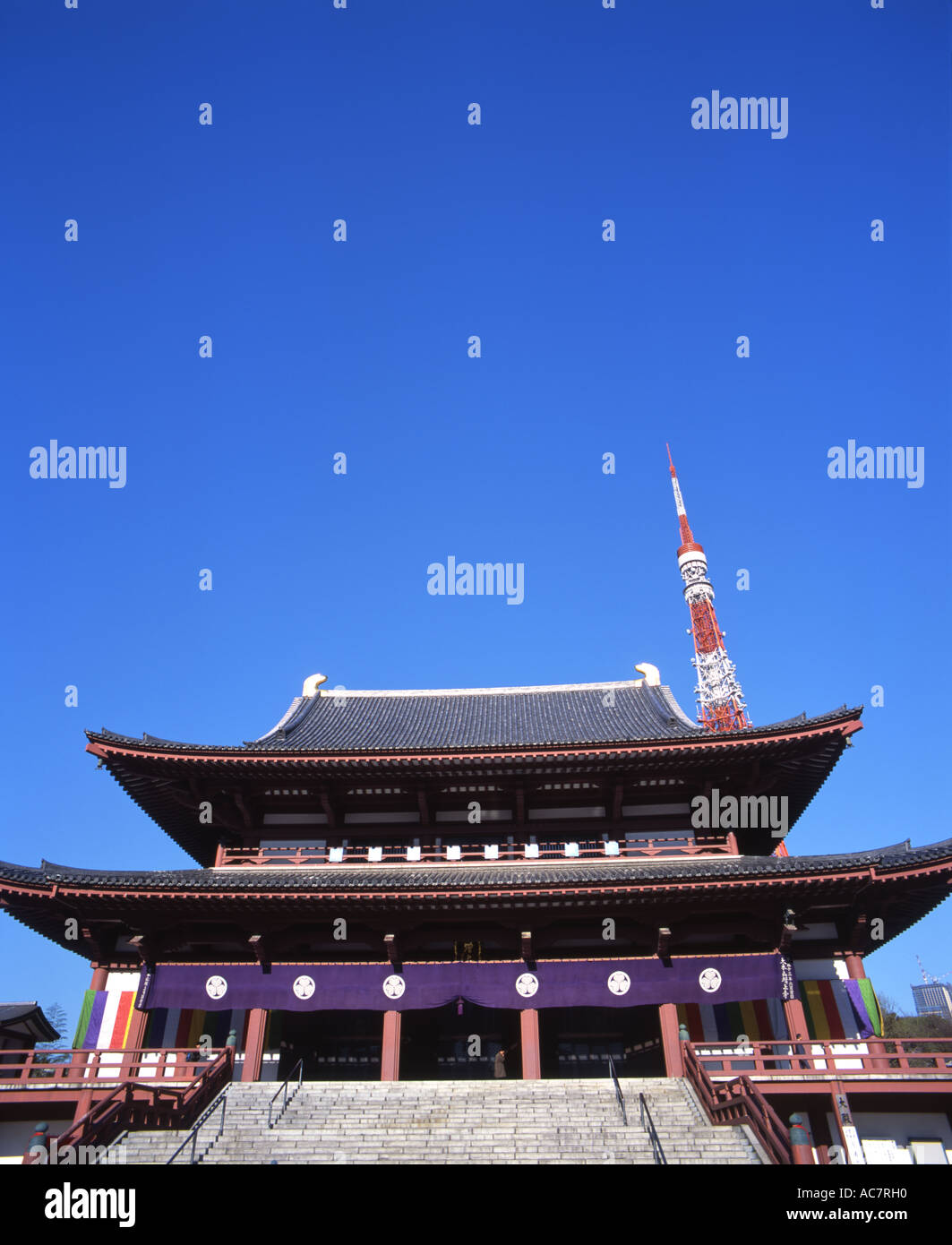 Zojoji temple hi-res stock photography and images - Alamy