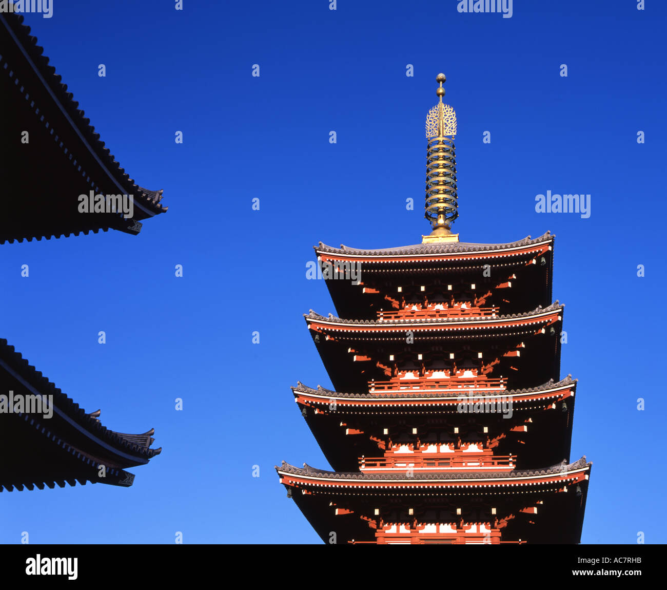 Japanese structural temple hi-res stock photography and images - Alamy