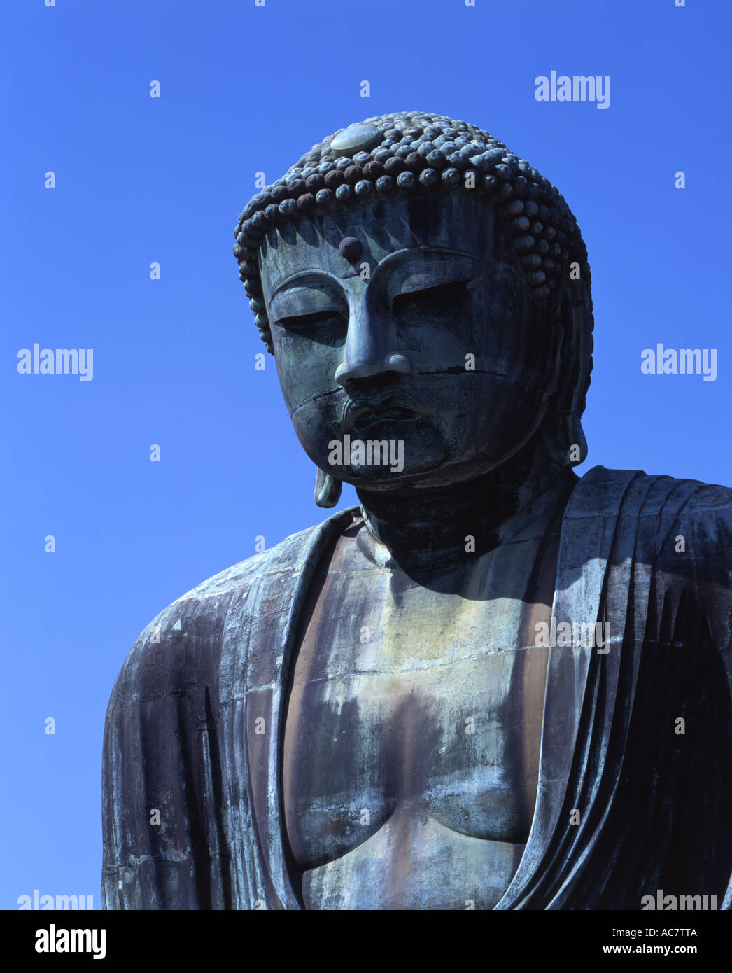 Great Buddha, Daibutsu, Kamakura. Bronze statue of Amida Buddha 13.5m ...