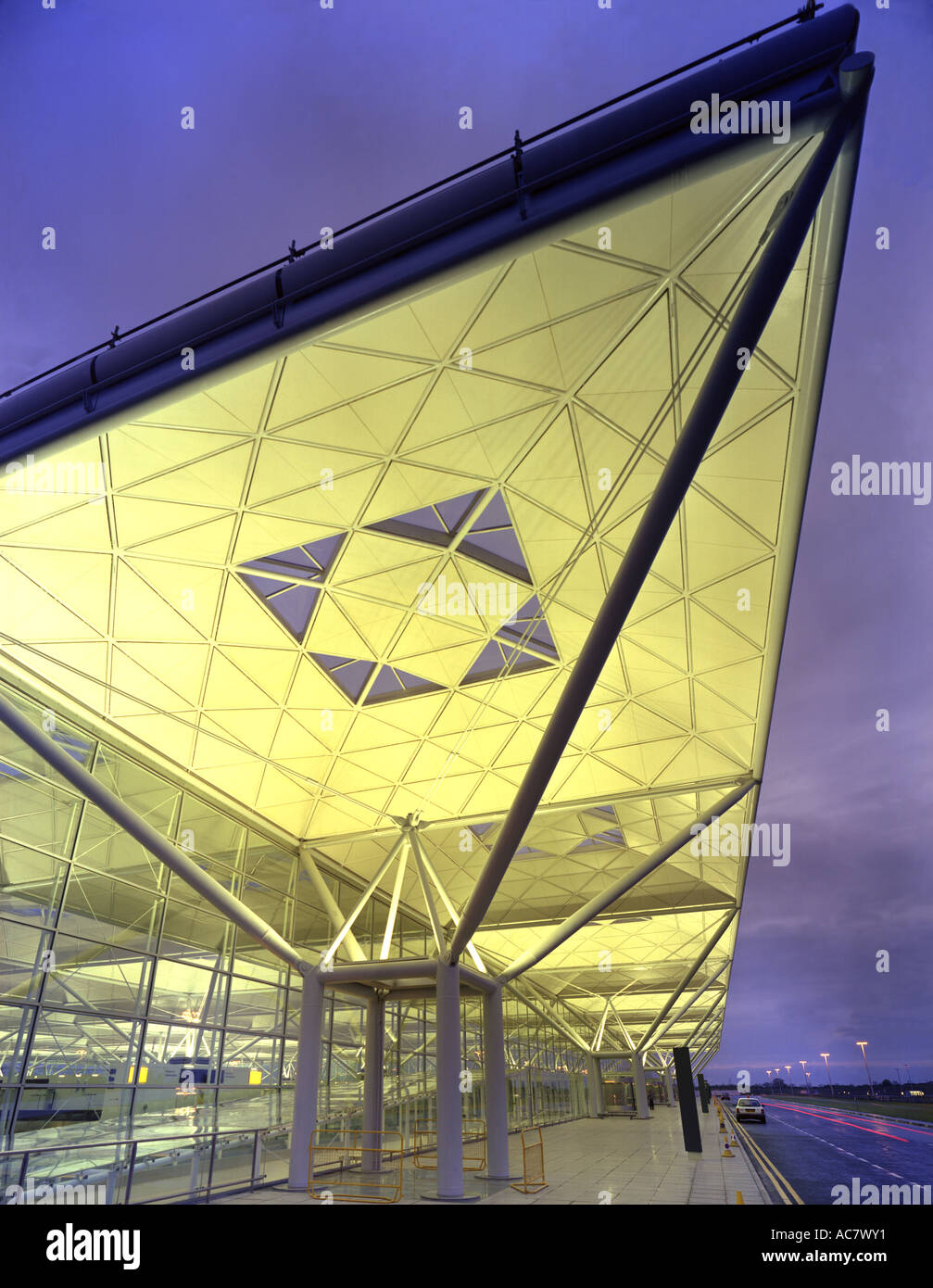 Stansted airport terminal hi-res stock photography and images - Alamy