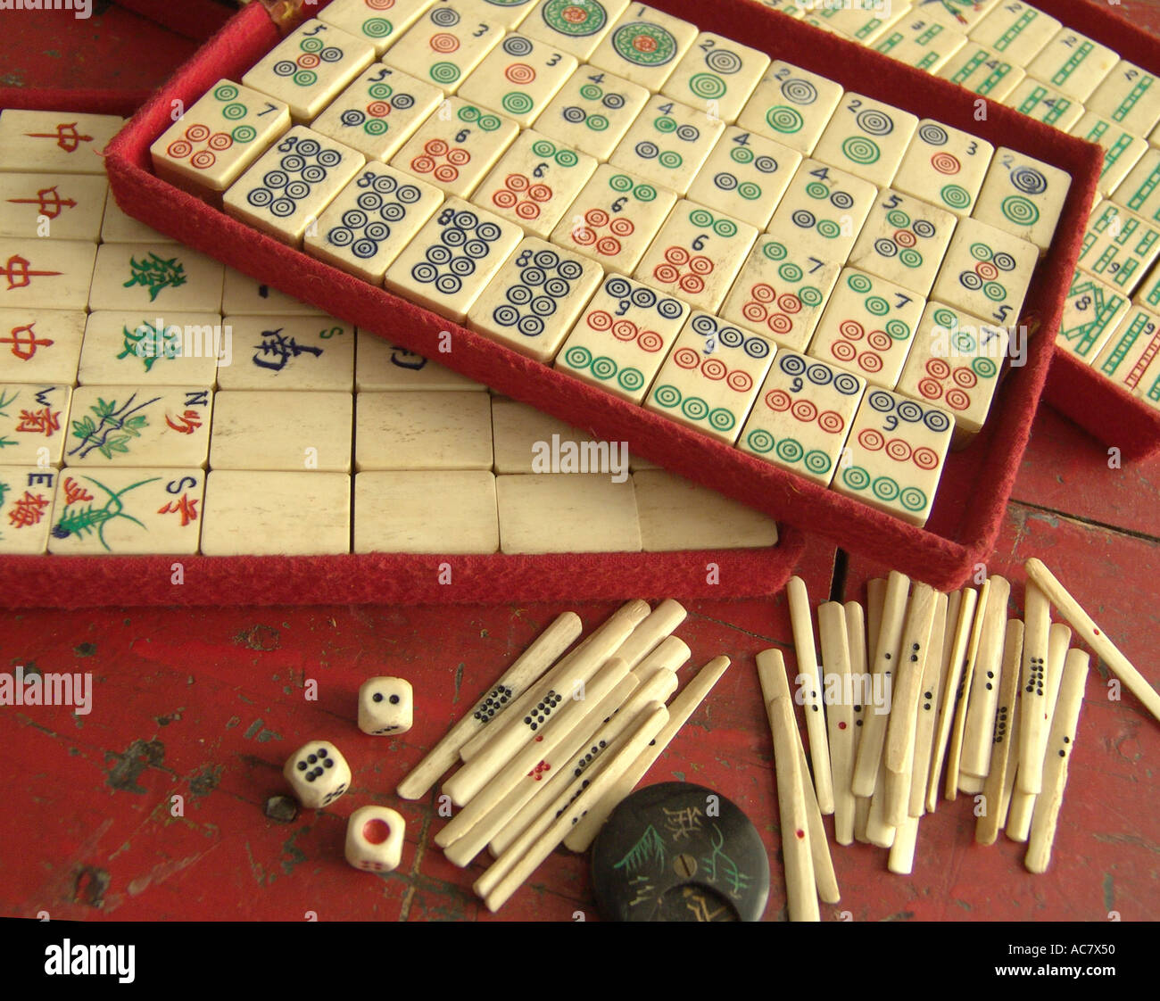 Mah jong tiles hi-res stock photography and images - Alamy