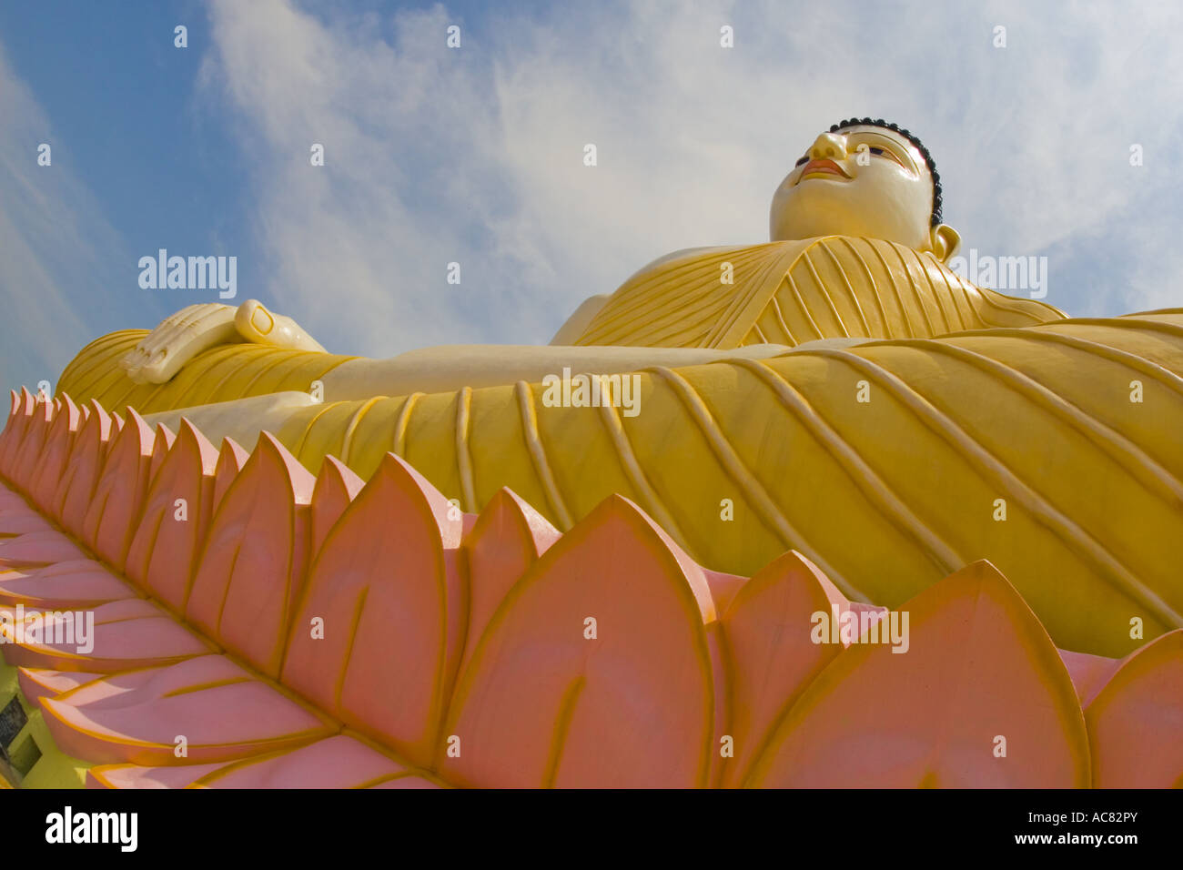 Bentota sri lanka temple hi-res stock photography and images - Alamy