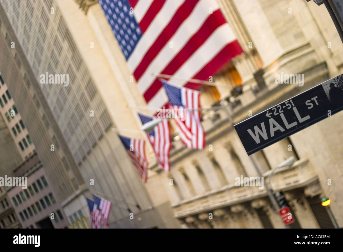 Money wall street hi-res stock photography and images - Alamy