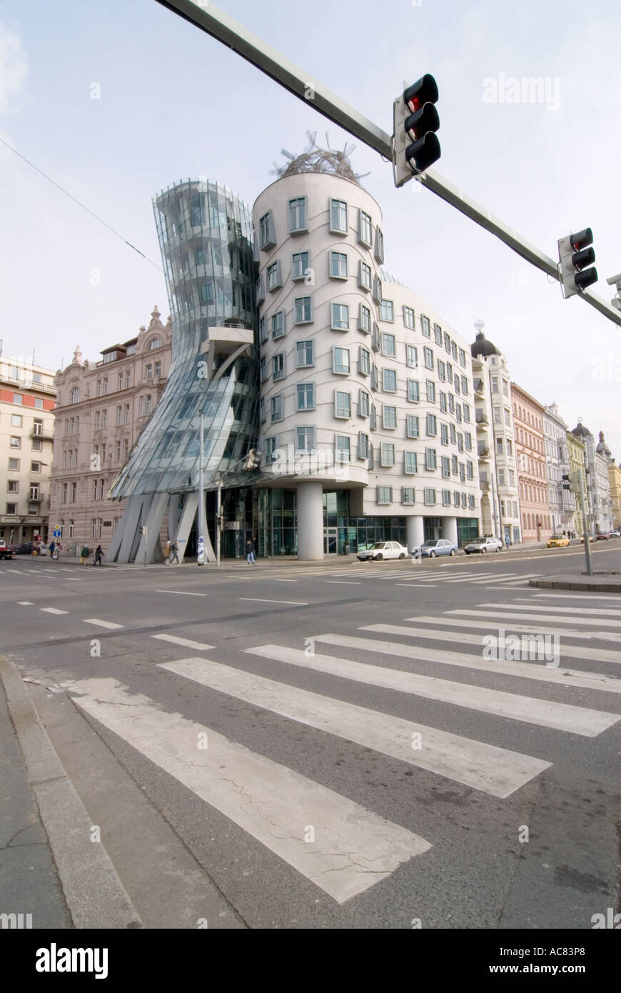 Dancing building by architect Frank O Gehry and Vlado Milunc in Prague ...