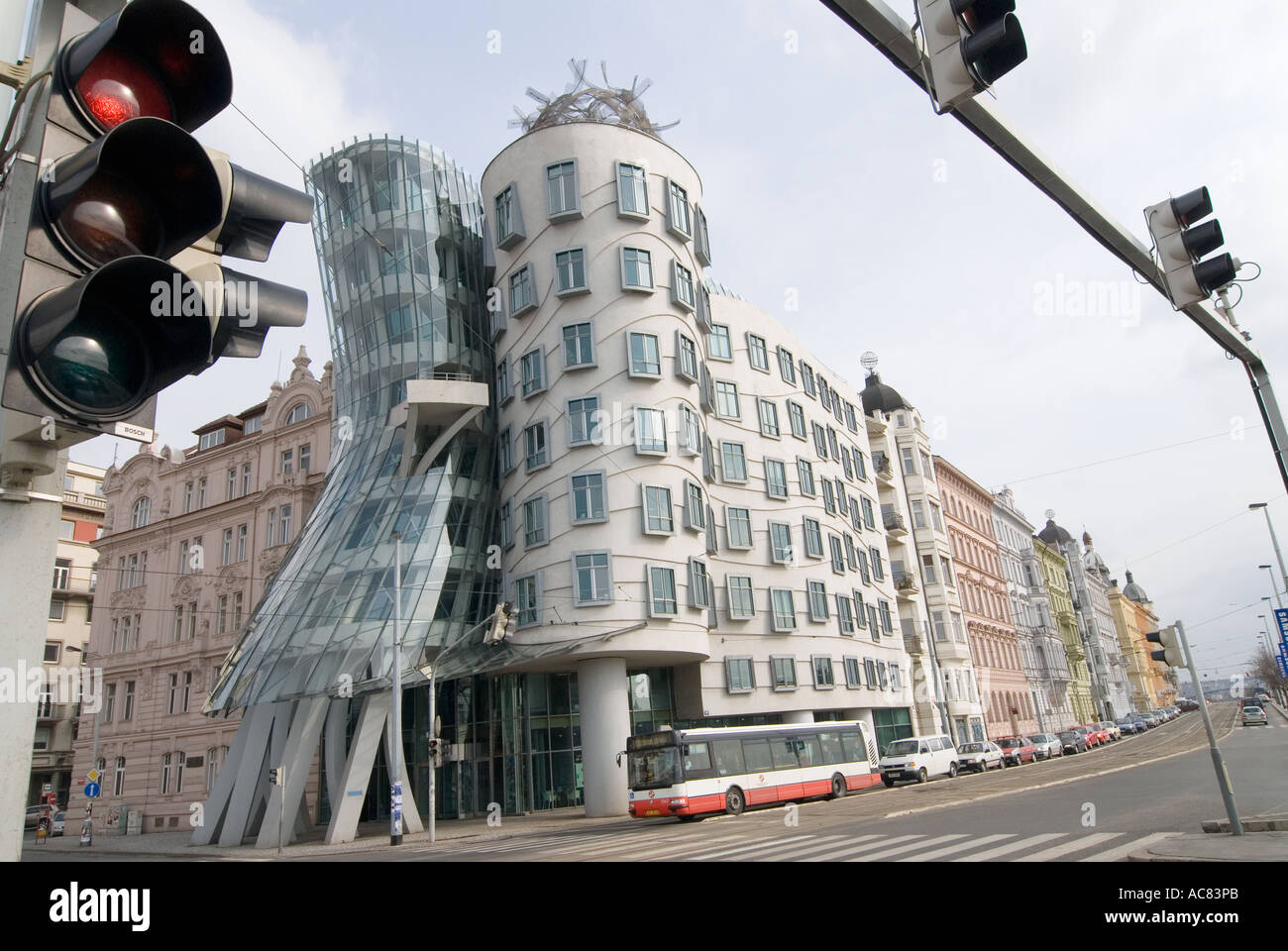 Dancing building by architect Frank O Gehry and Vlado Milunc in Prague ...