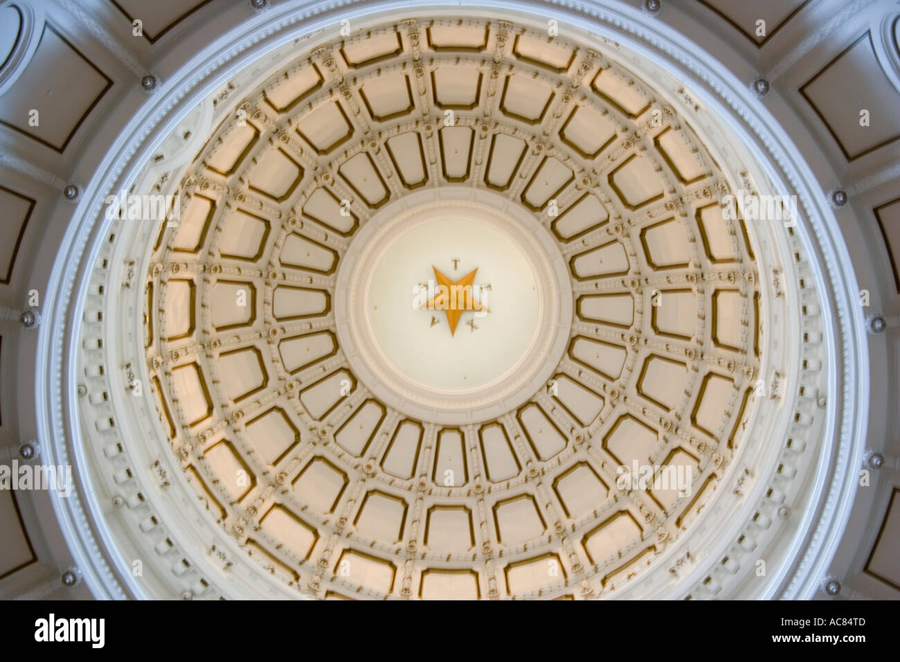 Texas capital,architecture austin capitol ceiling design disco volante ...