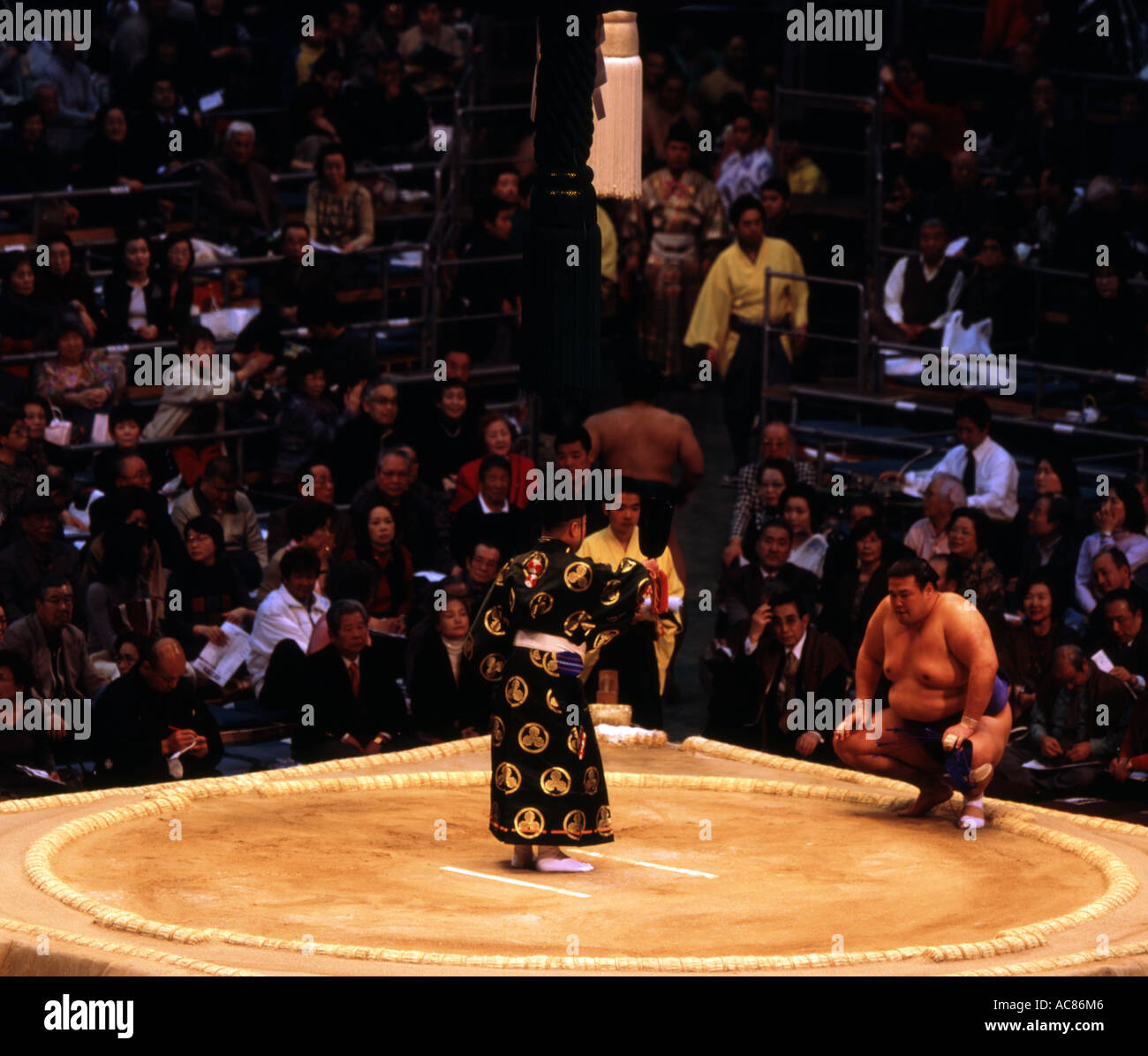 Japanese sumo wrestler hi-res stock photography and images - Alamy