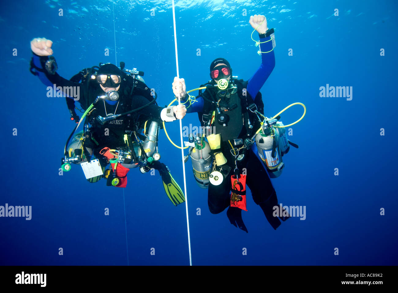 Safety Divers celebrate for Carlos Coste on a World record attempt in ...