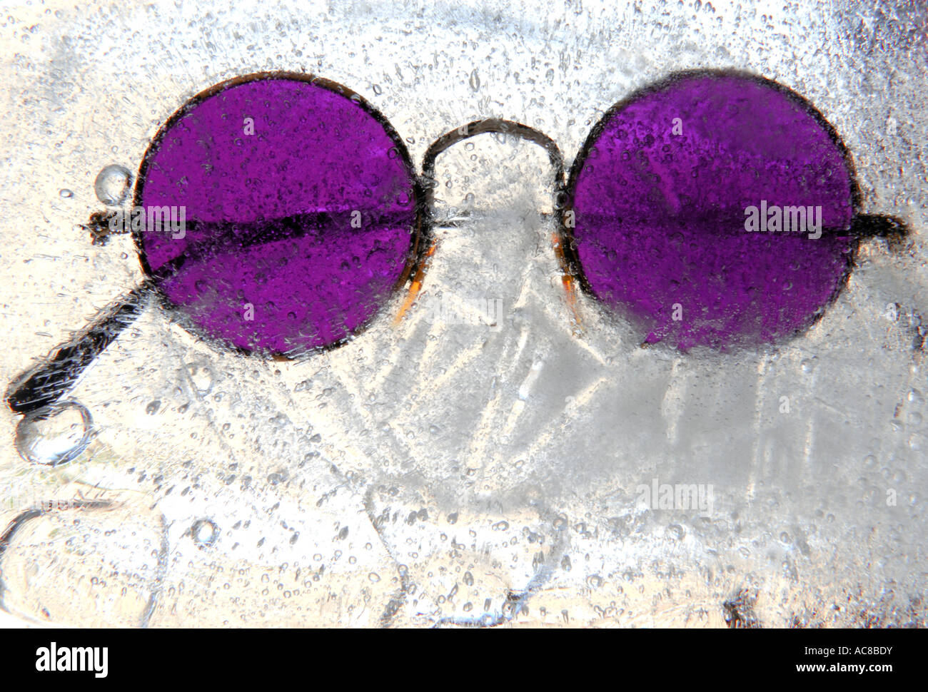 Frozen eyeglasses hi-res stock photography and images - Alamy