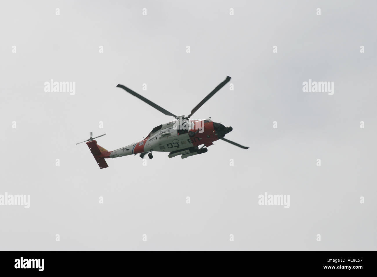 United states coast guard helicopter flying hi-res stock photography ...