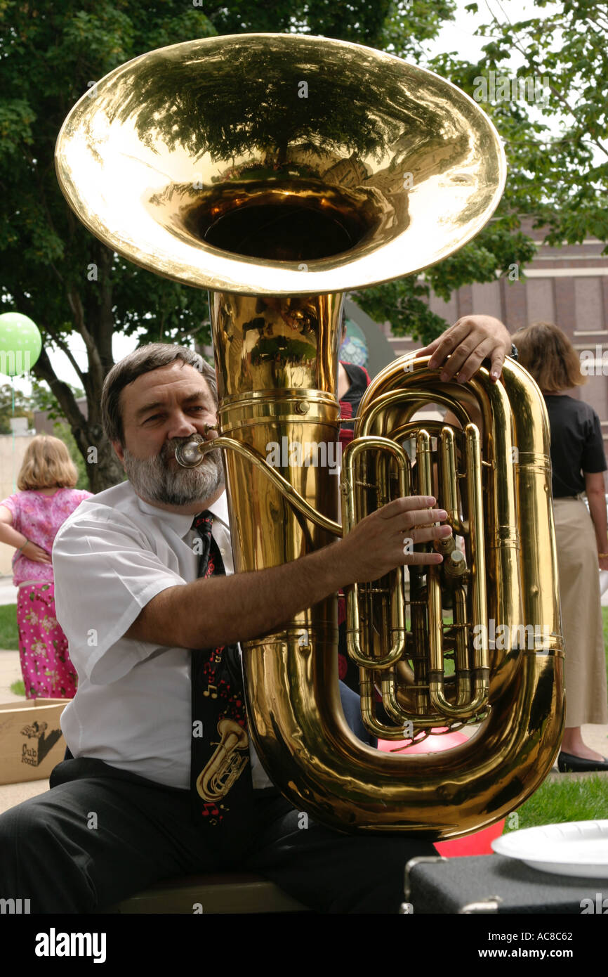 Dixieland band hi-res stock photography and images - Alamy